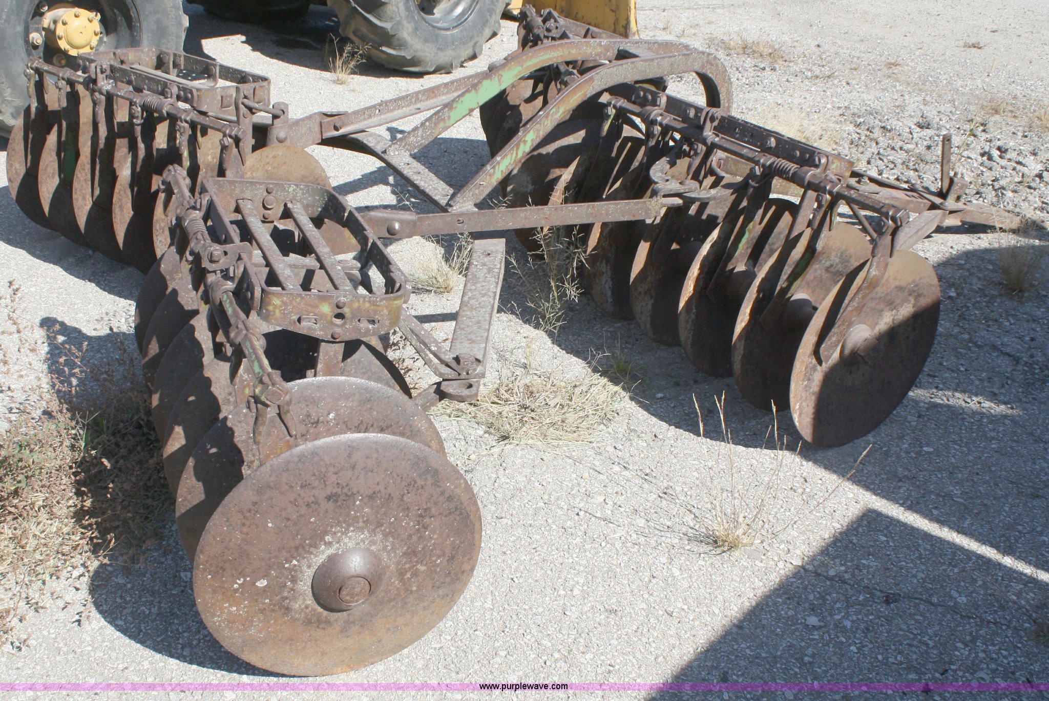 John Deere disc in Lawrence, KS | Item B9417 sold | Purple Wave