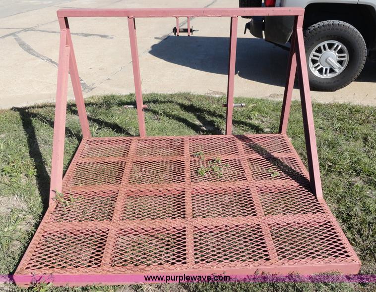 Three point platform in Manhattan, KS | Item G9002 sold | Purple Wave