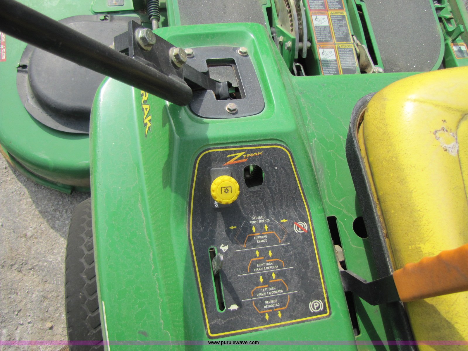 John Deere F687 mower in Branson, MO | Item A5020 sold | Purple Wave