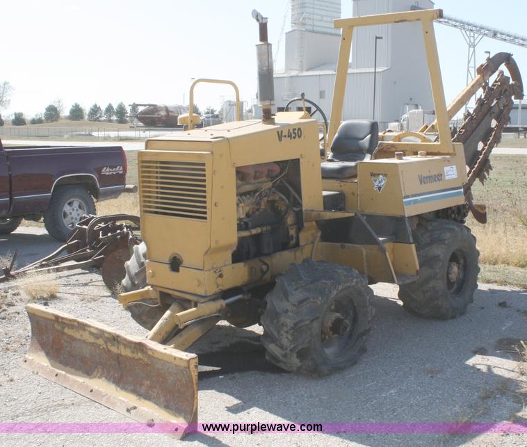 Vermeer V450 trencher in Lawrence, KS | Item A6516 sold | Purple Wave