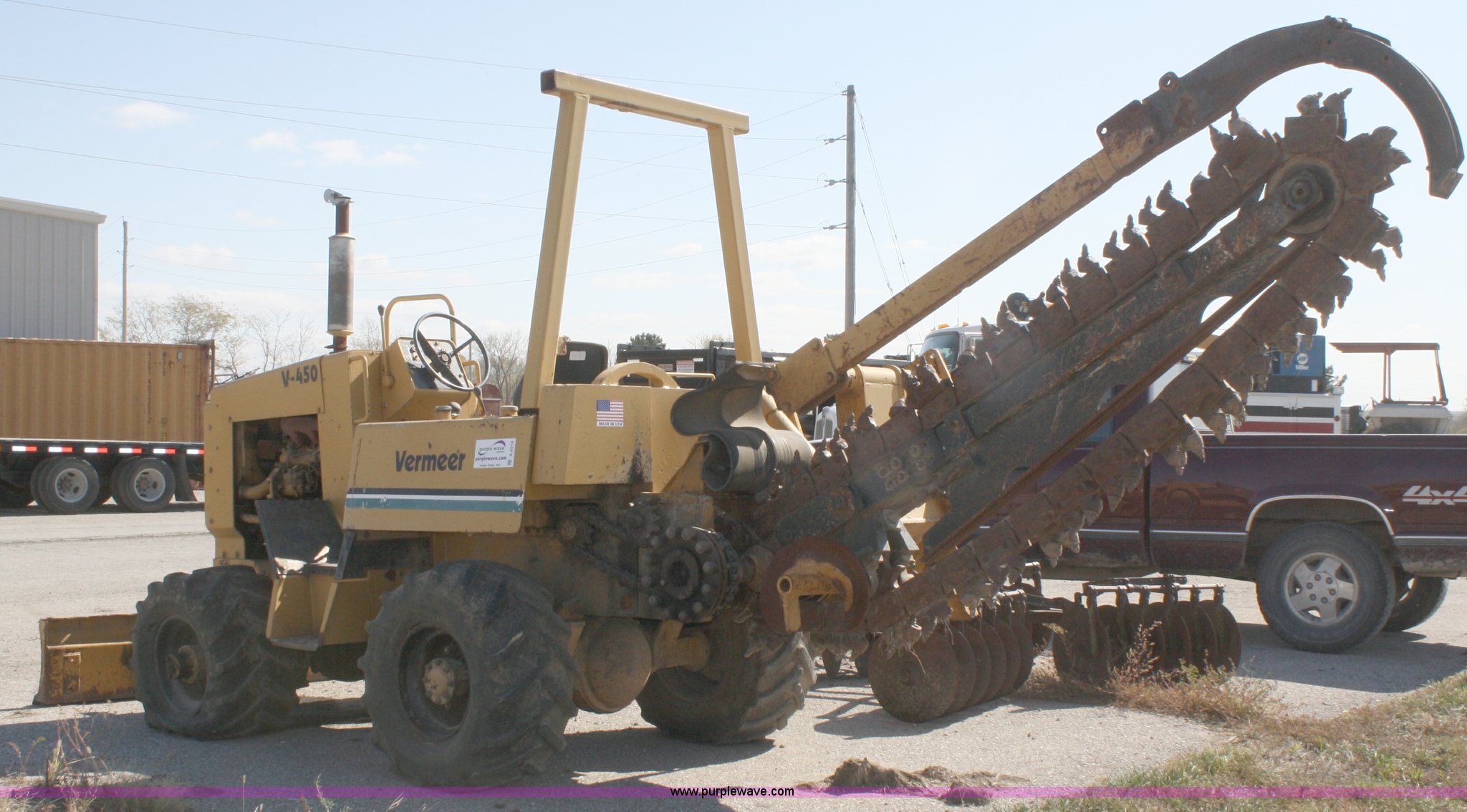 Vermeer V450 trencher in Lawrence, KS | Item A6516 sold | Purple Wave