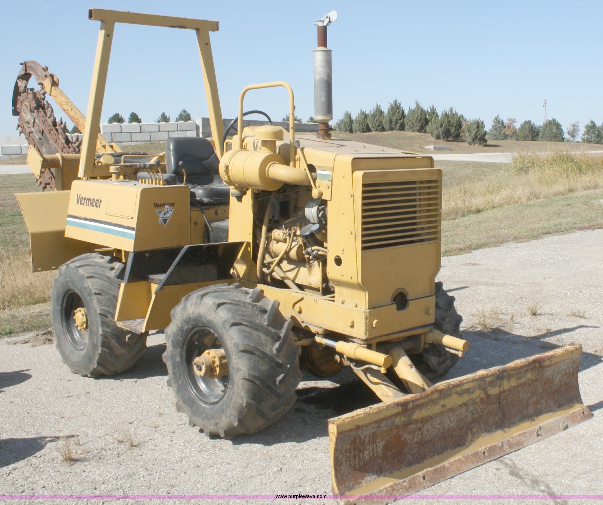 Vermeer V450 trencher in Lawrence, KS | Item A6516 sold | Purple Wave