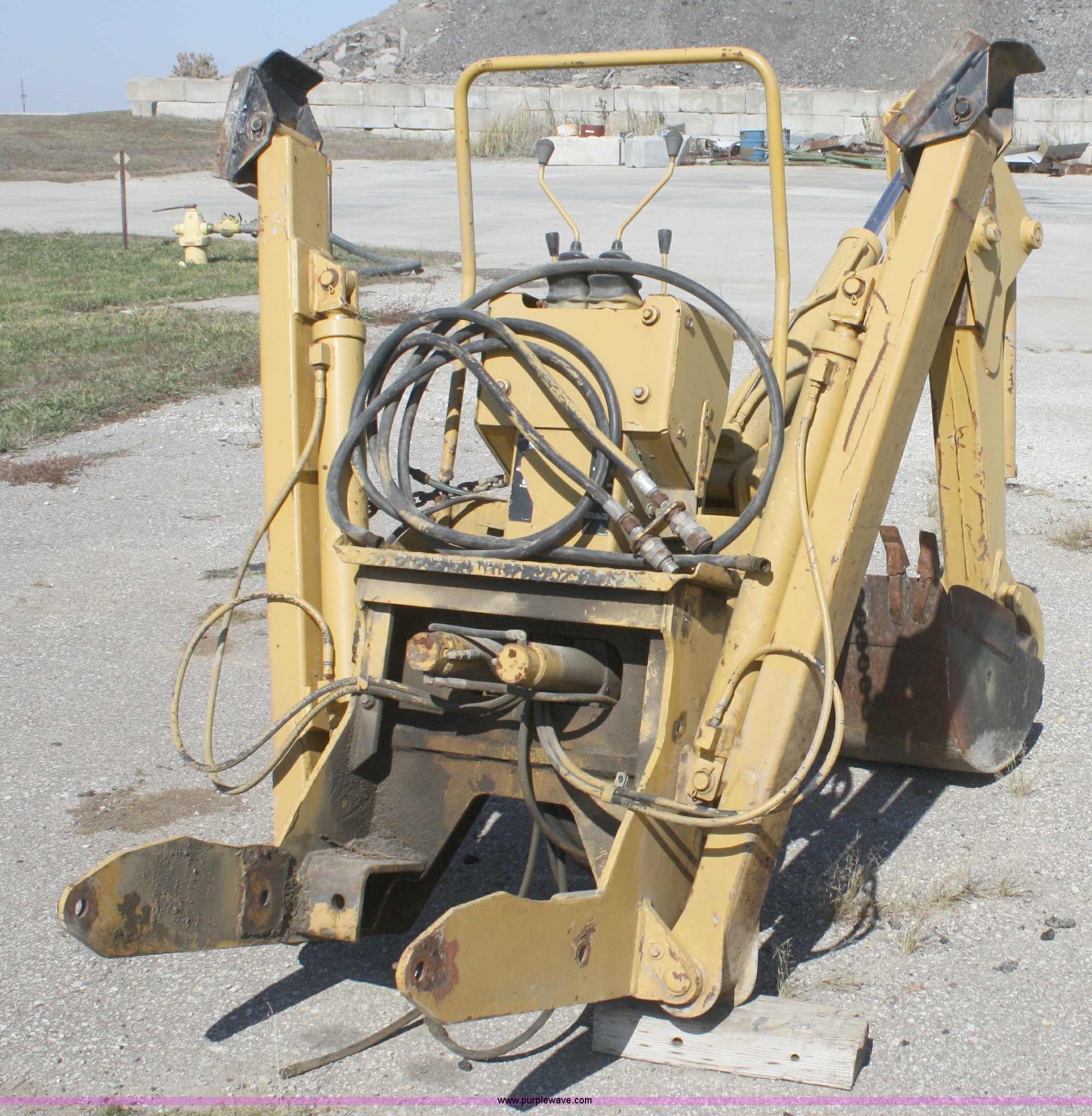 Vermeer backhoe attachment in Lawrence, KS | Item A6517 sold | Purple Wave