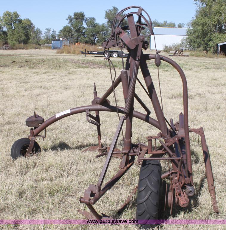 Snow Company BL53 small round bale loader in Sterling, KS | Item B8552 ...