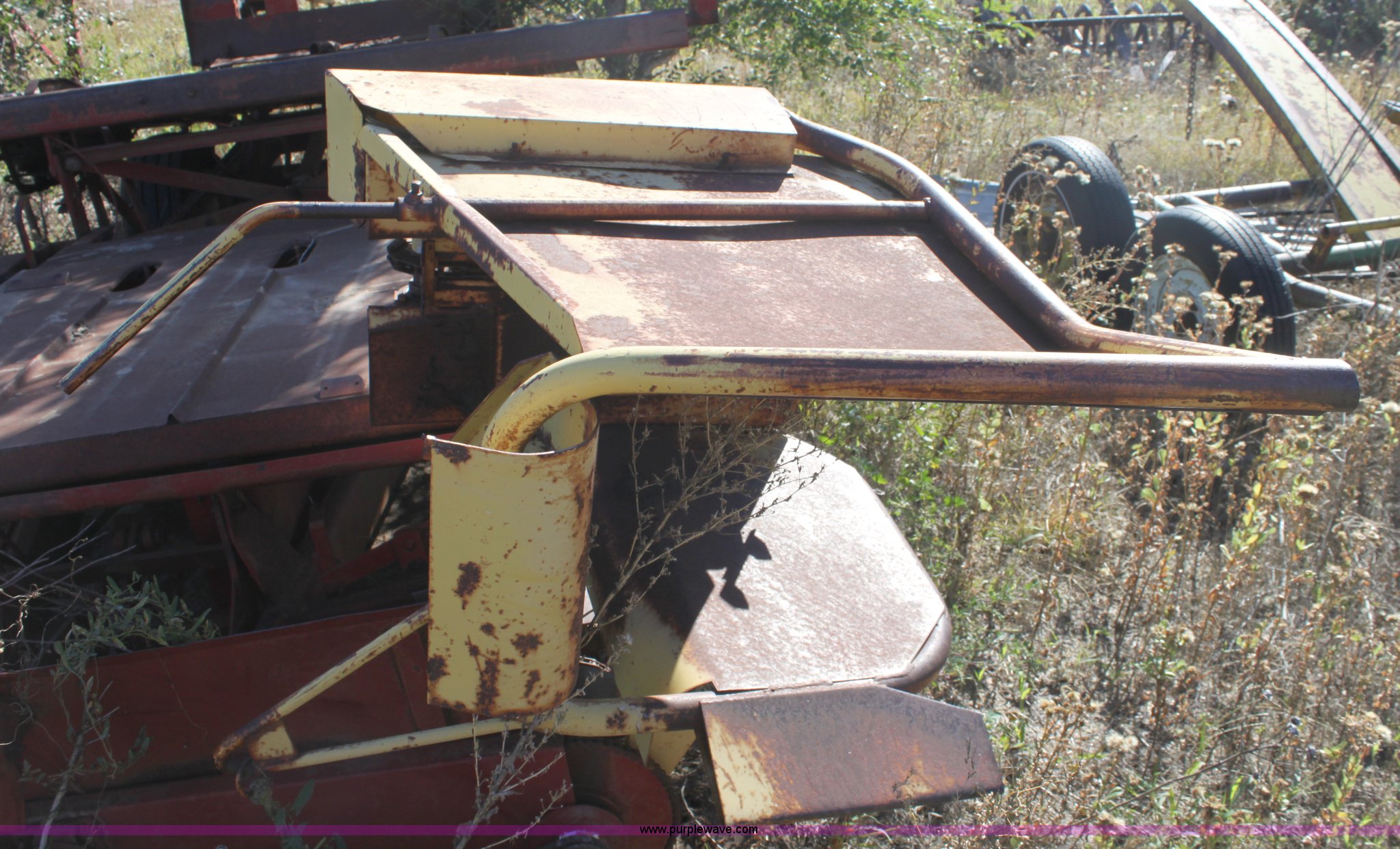New Holland 1010 small square bale stack wagon in Stafford, KS | Item ...