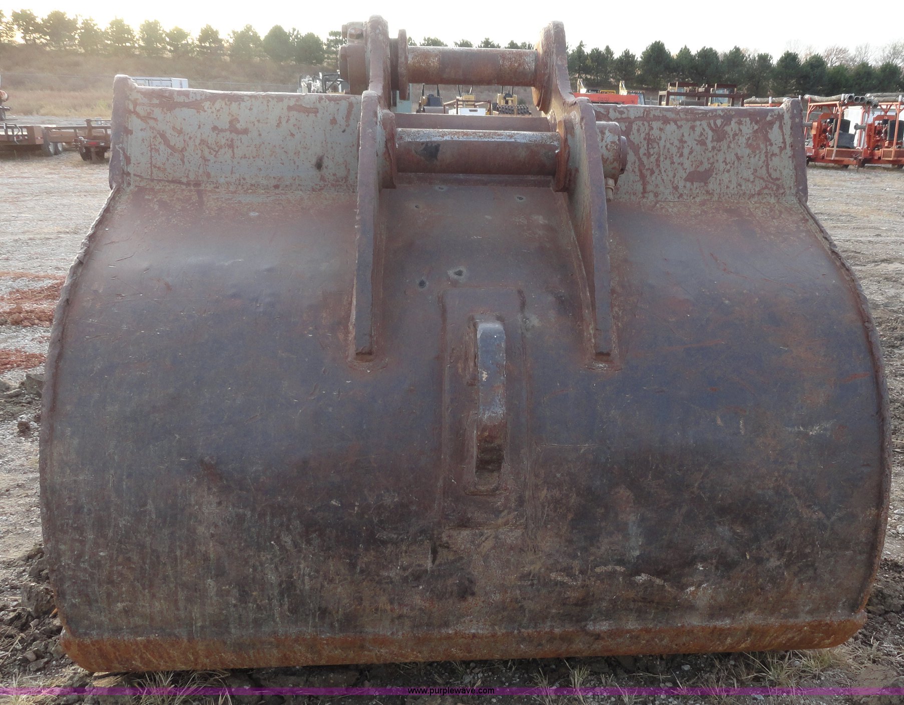 CF excavator bucket with seven teeth in Bucyrus, KS | Item A3295 sold ...