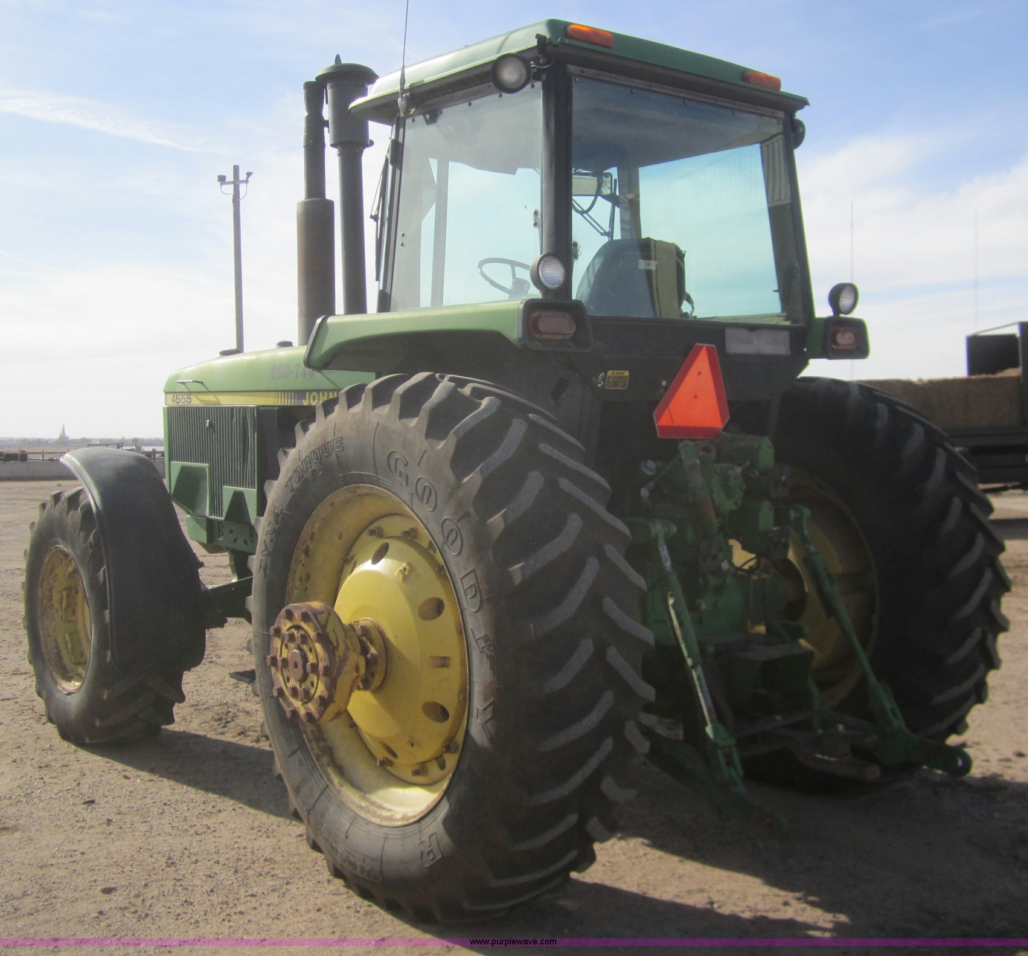 1990 John Deere 4555 MFWD tractor in Garden City, KS | Item B5549 sold ...
