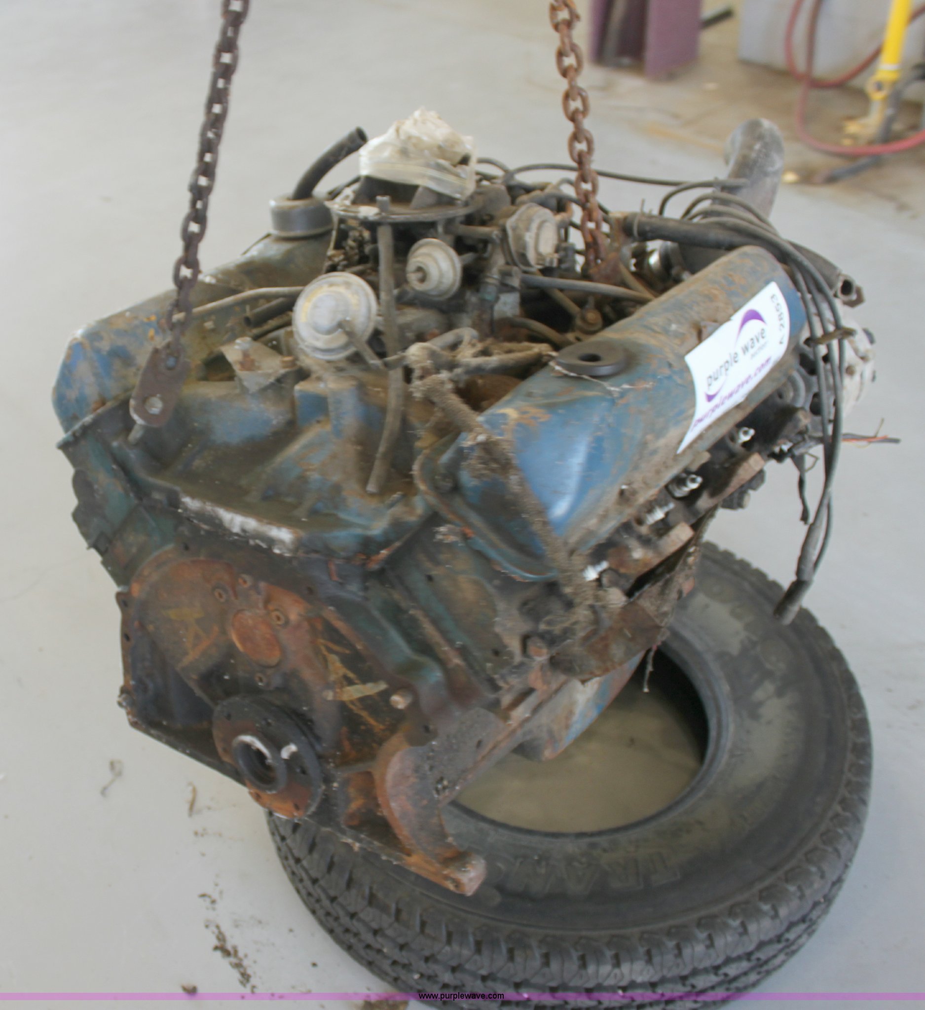 1974 Ford 360 V8 gas engine in Wichita, KS | Item A2853 sold | Purple Wave