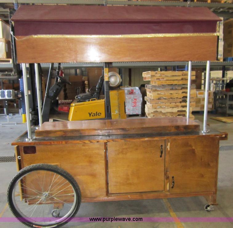 Homemade concession cart in Lawrence, KS | Item A1609 sold | Purple Wave