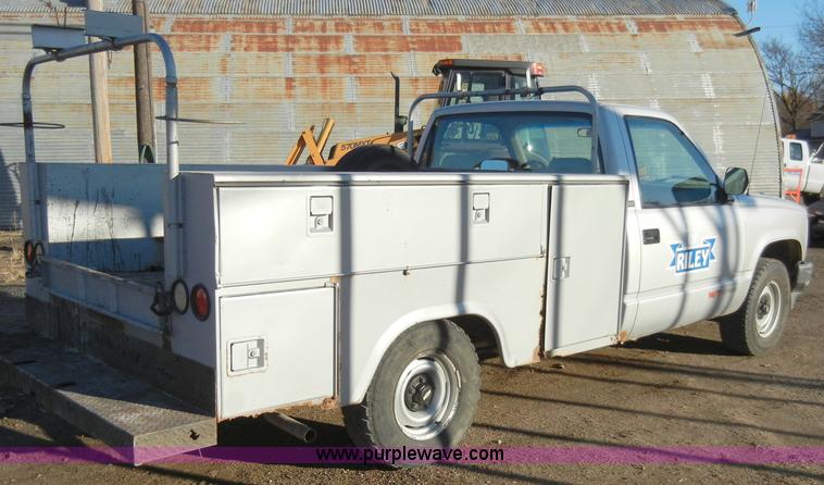 1993 Chevrolet Cheyenne 1500 pickup truck in Riley, KS | Item A3309 ...