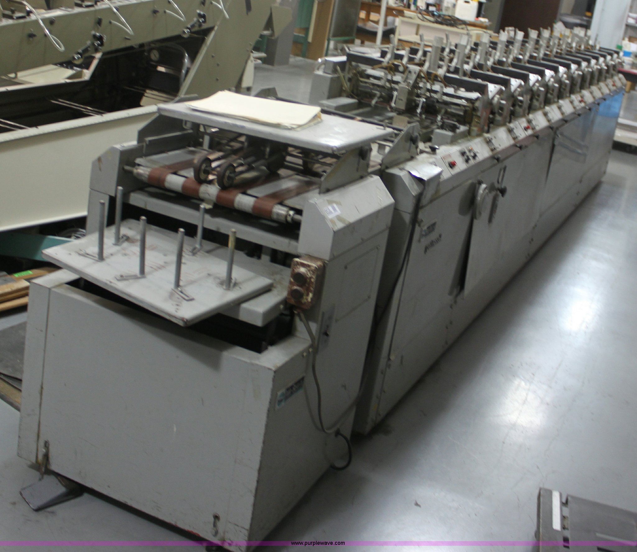 Didde-Glaser gather-all collating machine in Emporia, KS | Item 6418 ...
