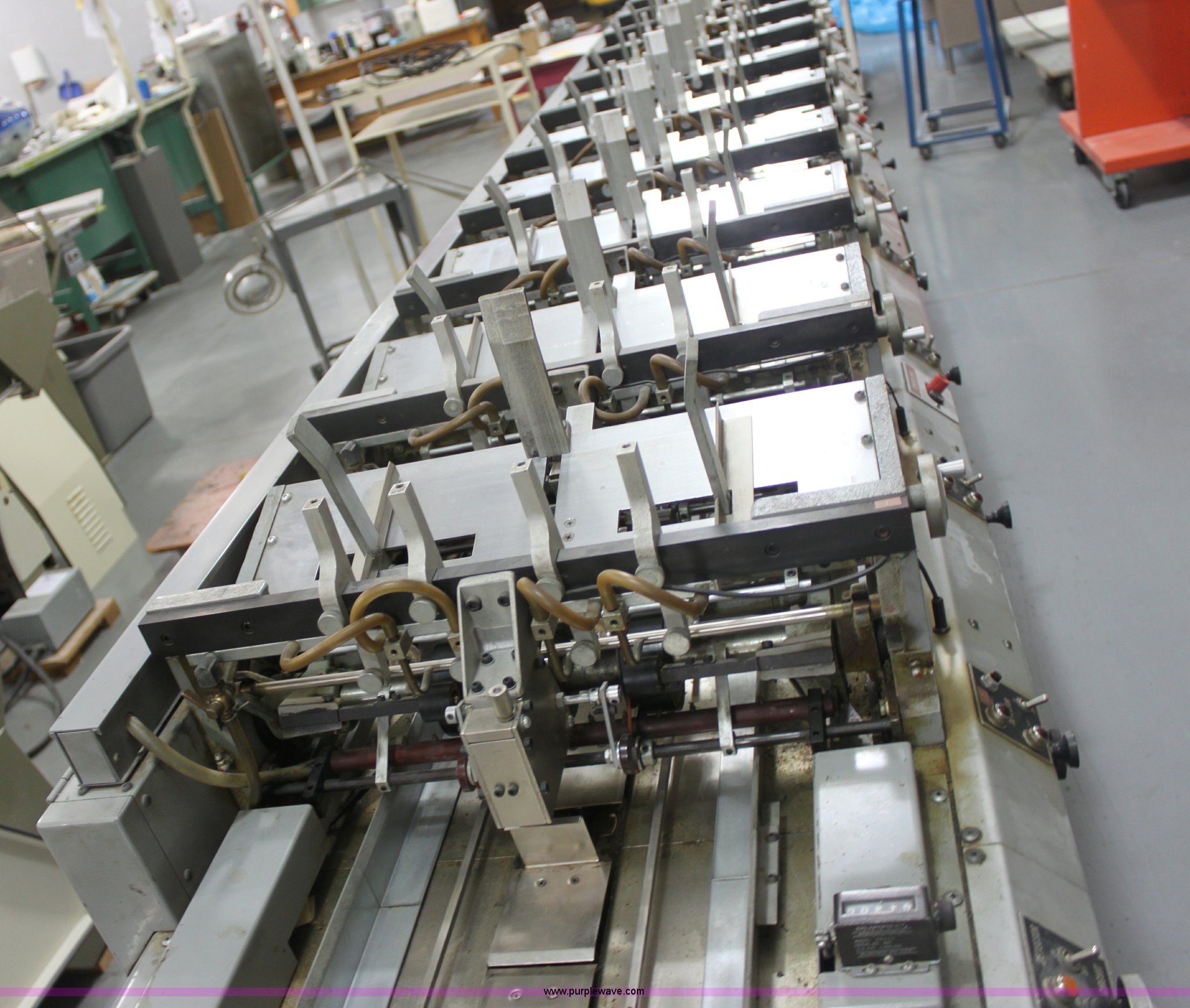 Didde-Glaser gather-all collating machine in Emporia, KS | Item 6418 ...