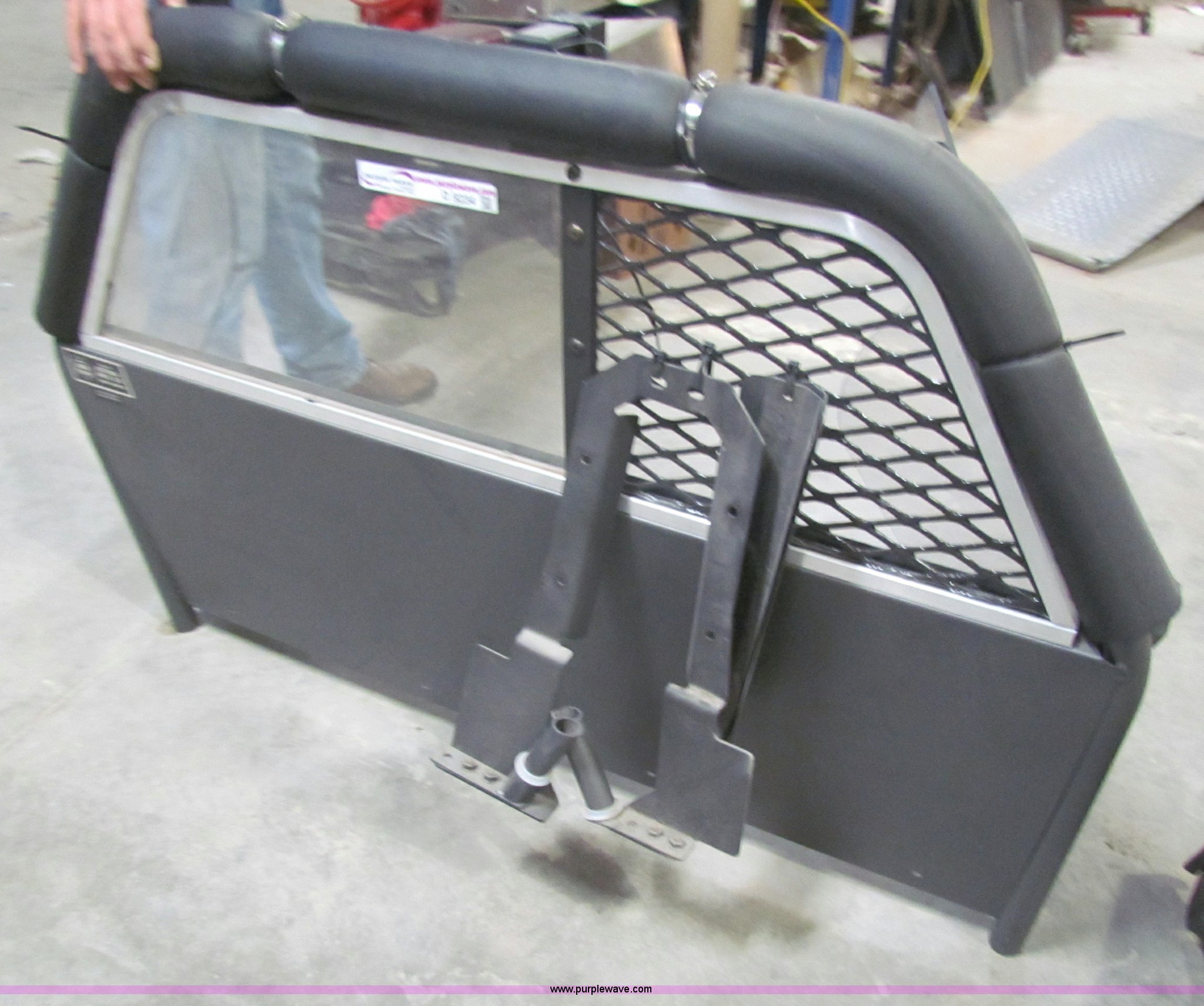 2007 Chevrolet Impala cage and push bar in Neodesha, KS | Item D9234 ...