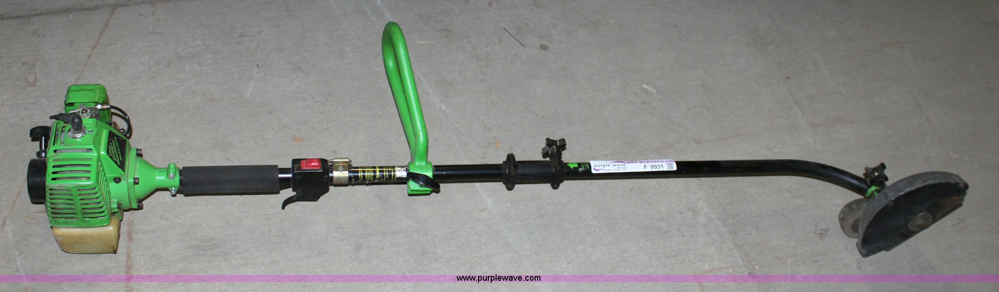 The Green Machine 2810 edger in Wichita, KS | Item F9931 sold | Purple Wave