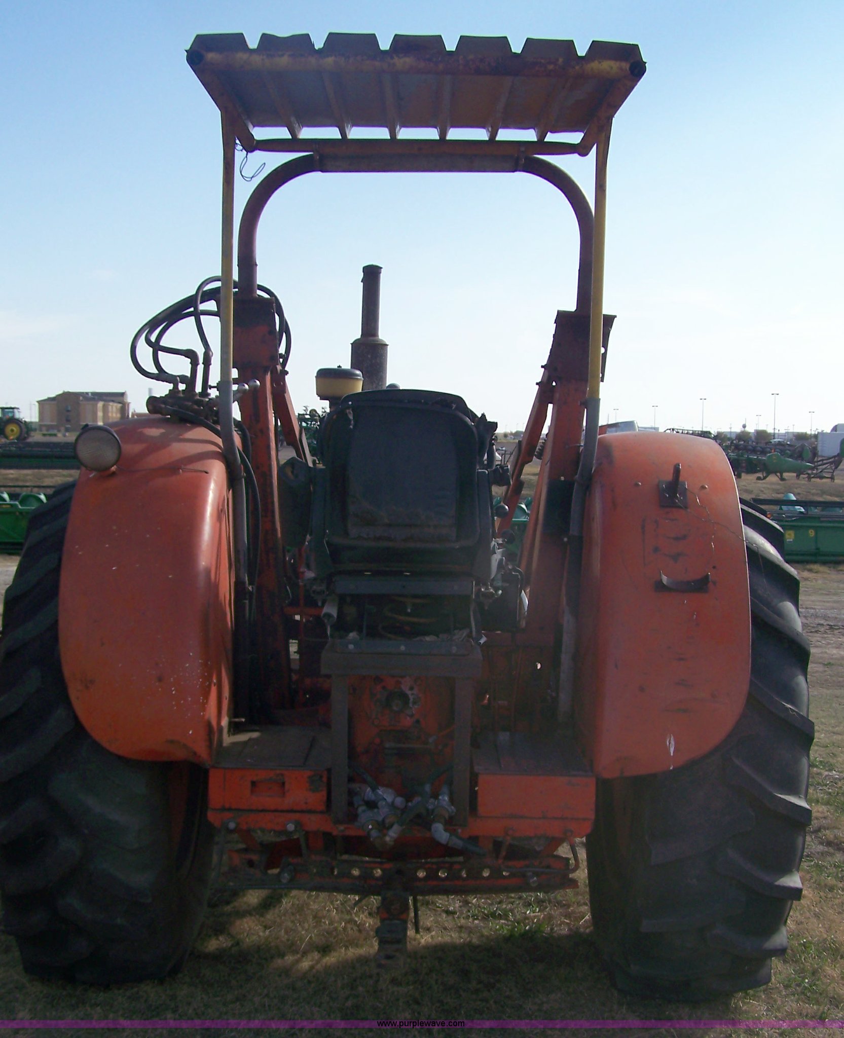 Case 900B tractor in Hays, KS | Item D8592 sold | Purple Wave