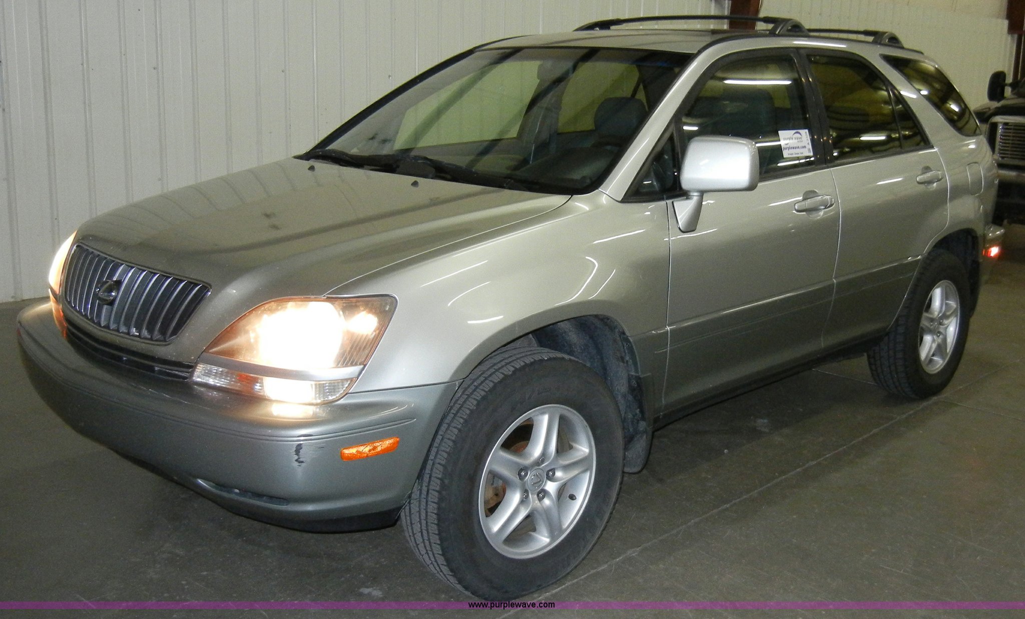 1999 Lexus RX300 SUV in Topeka, KS | Item A3328 sold | Purple Wave