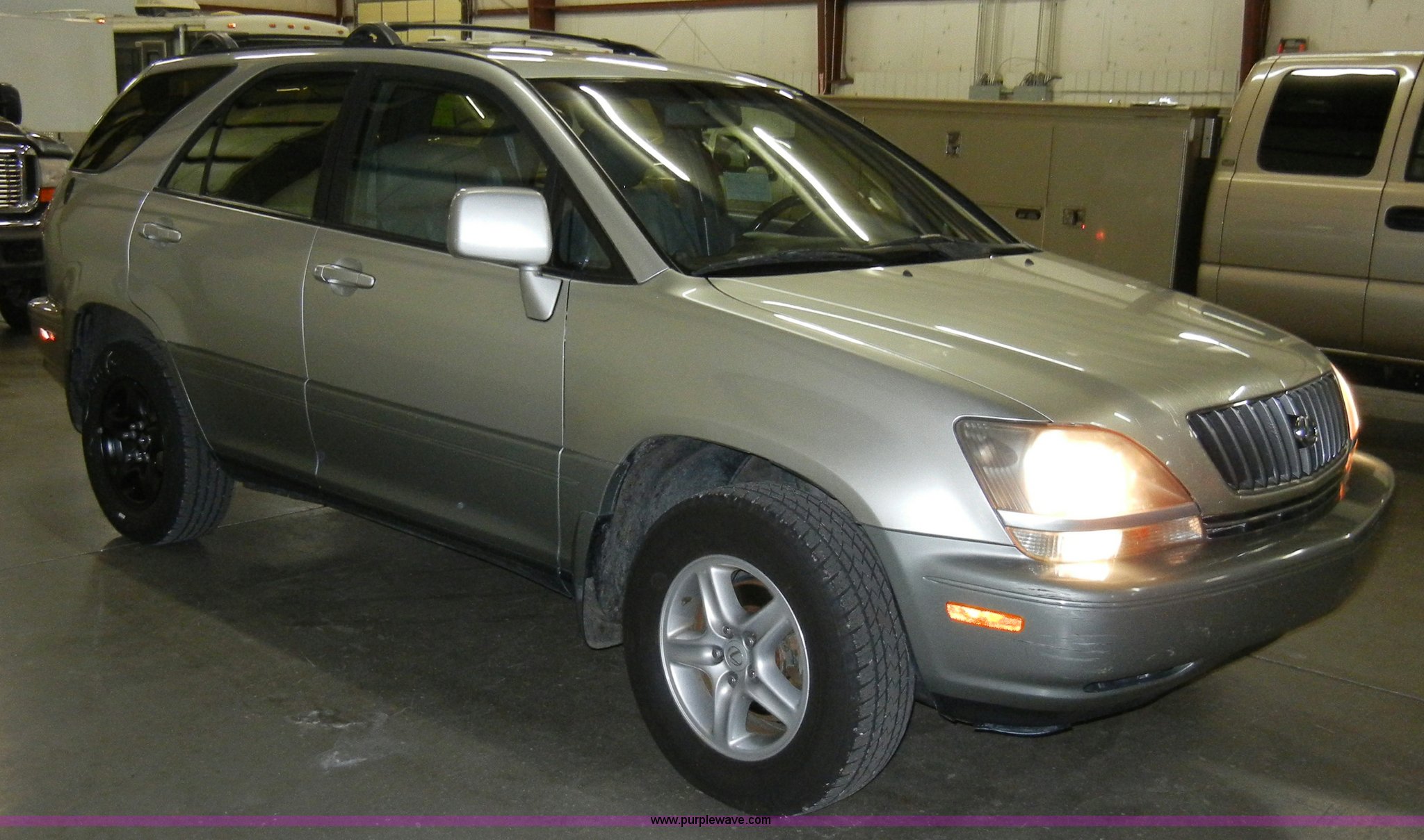 1999 Lexus RX300 SUV in Topeka, KS | Item A3328 sold | Purple Wave