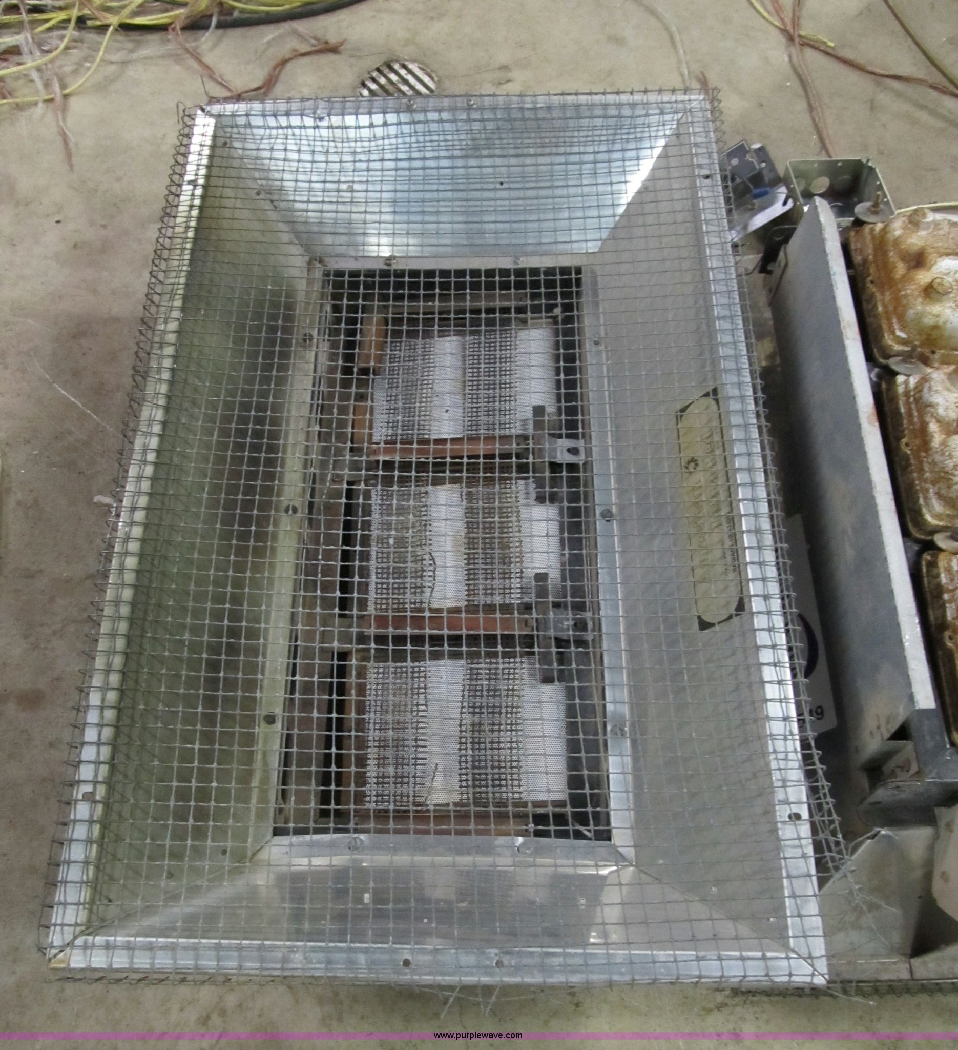 (2) American Infra-Red 44HB5-40N overhead gas fired radiant heaters in ...