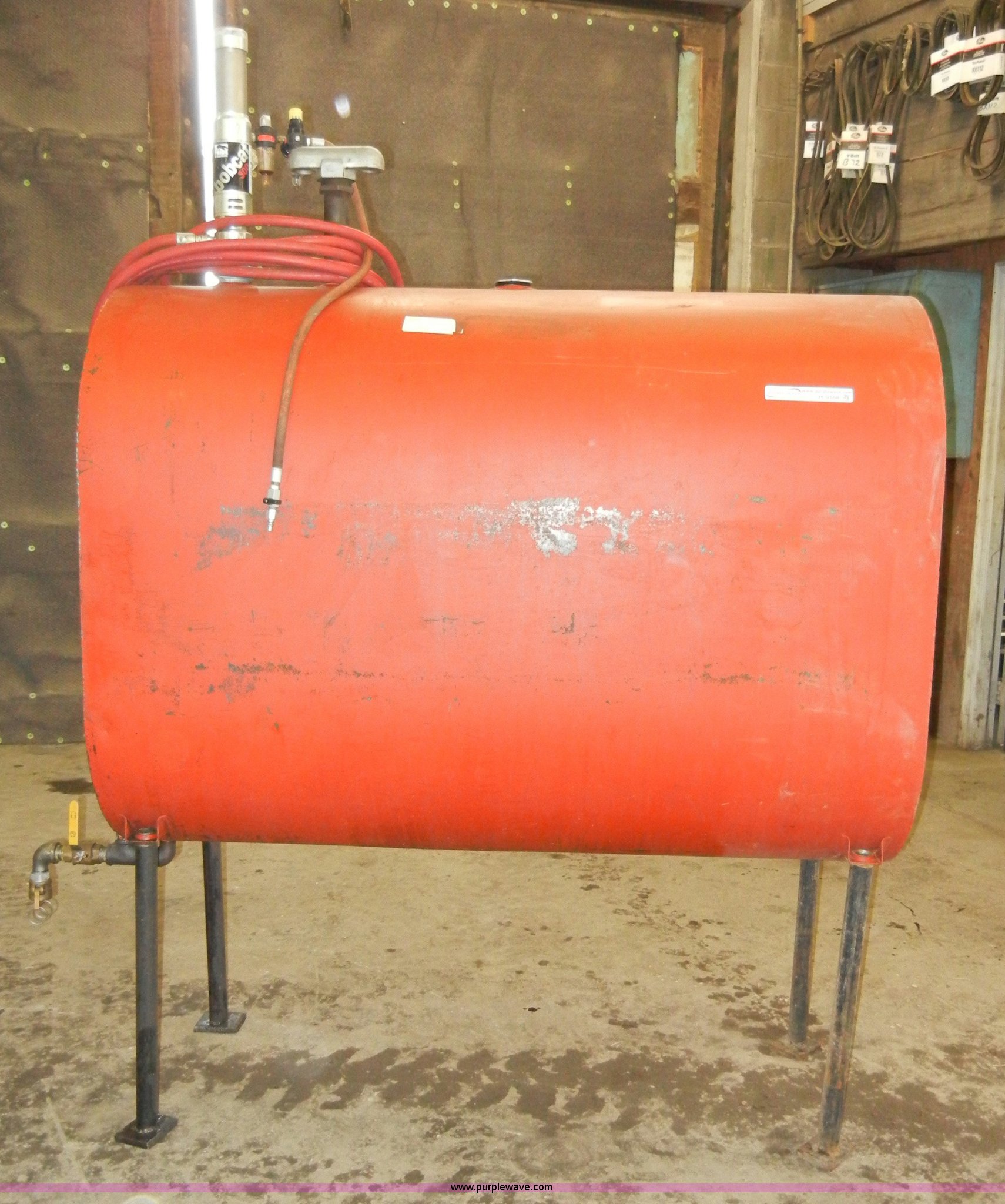 150 gallon oil tank in Lawrence, KS | Item H9168 sold | Purple Wave