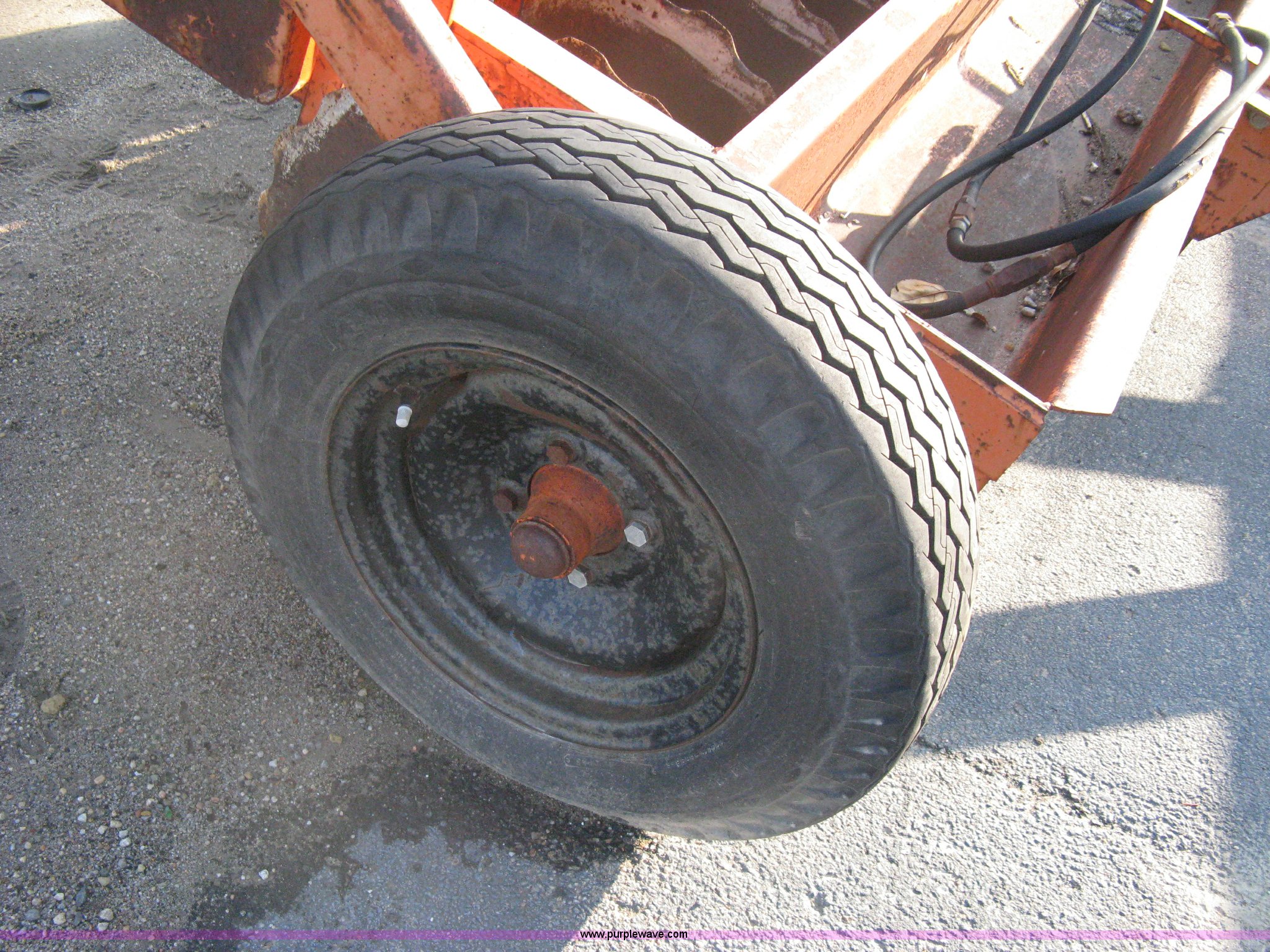 Finn KR-28-8' mulch crimper in Wichita, KS | Item A4486 sold | Purple Wave