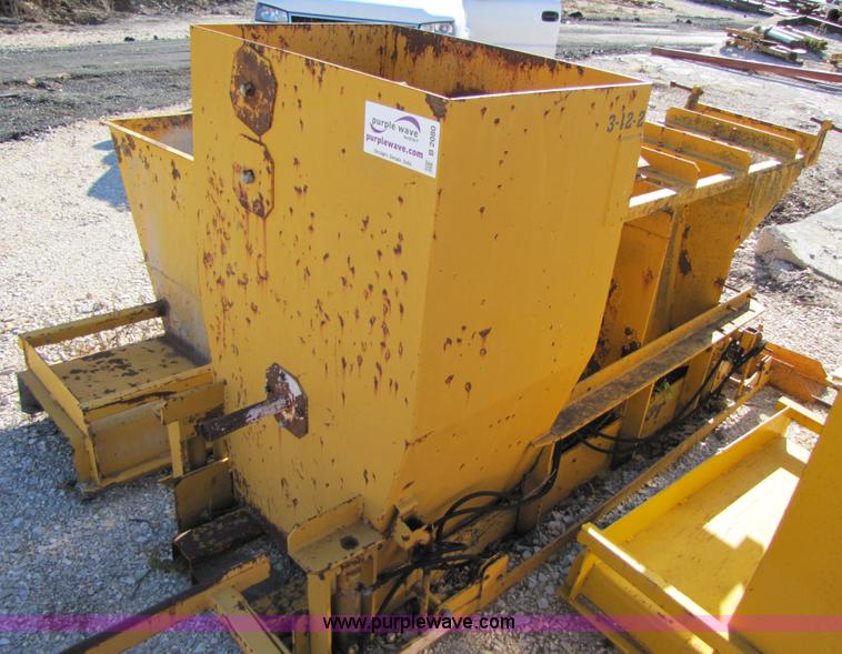 Gomaco barrier mule in Springfield, MO | Item B2080 sold | Purple Wave