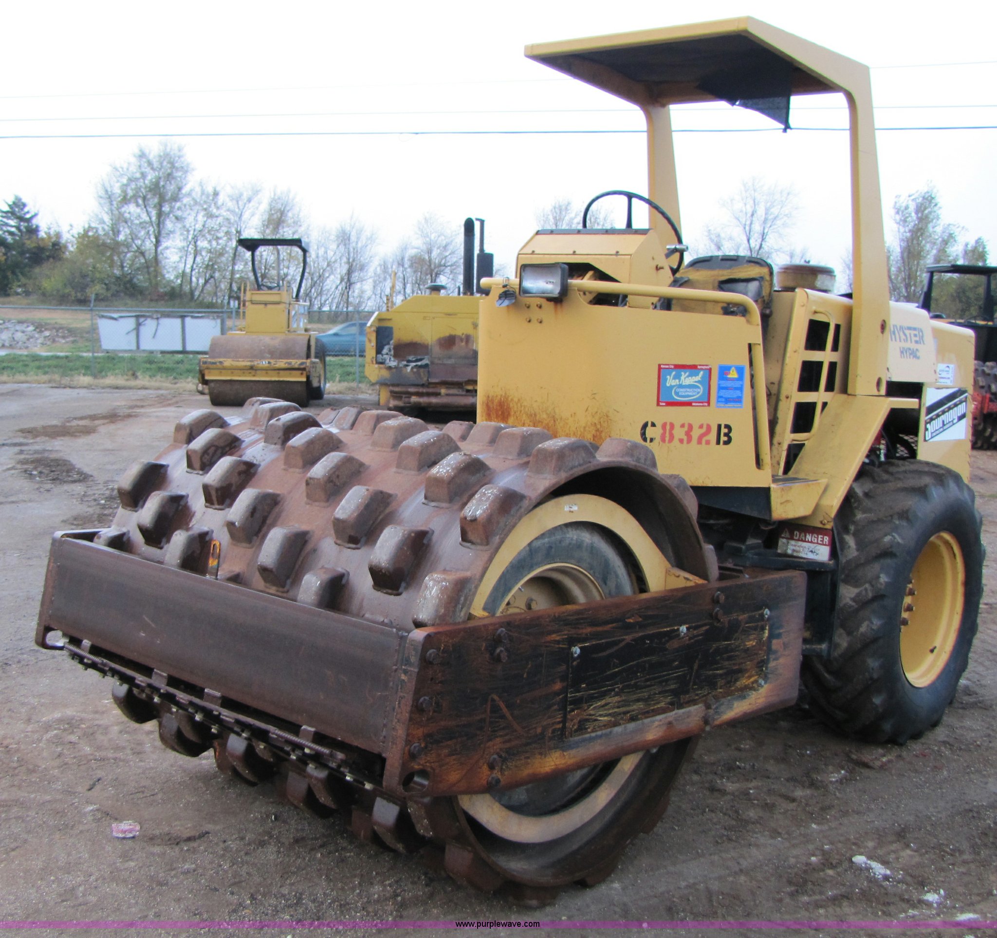 1993 Hyster C832B vibratory padfood compactor in Springfield, MO | Item ...