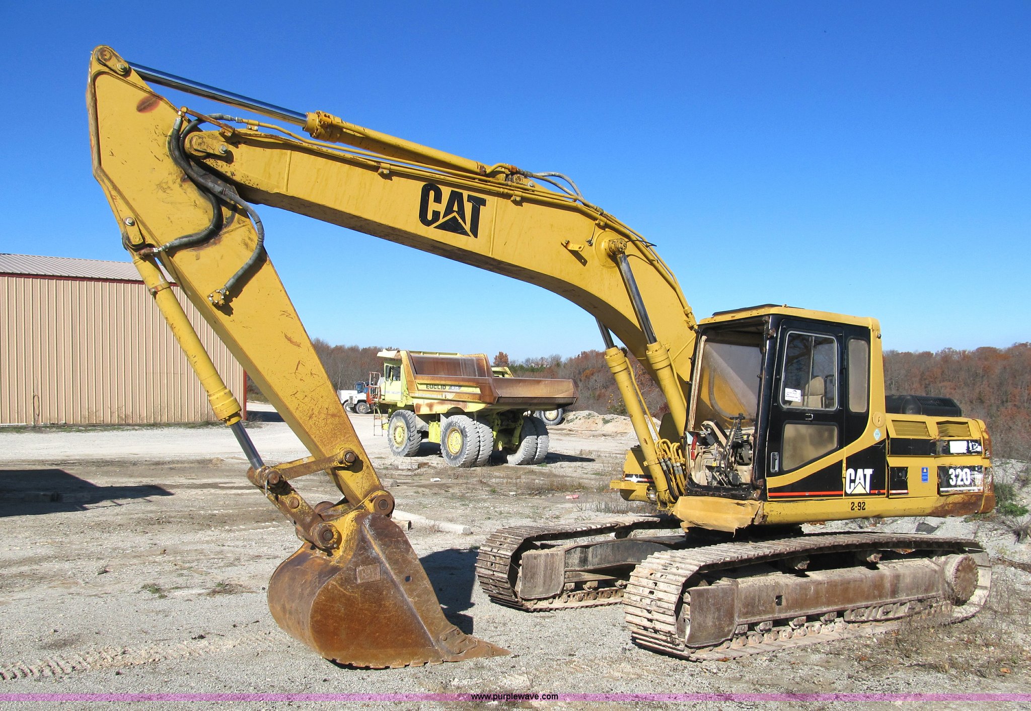 1993 Caterpillar 320L excavator in Springfield, MO | Item B2061 sold ...
