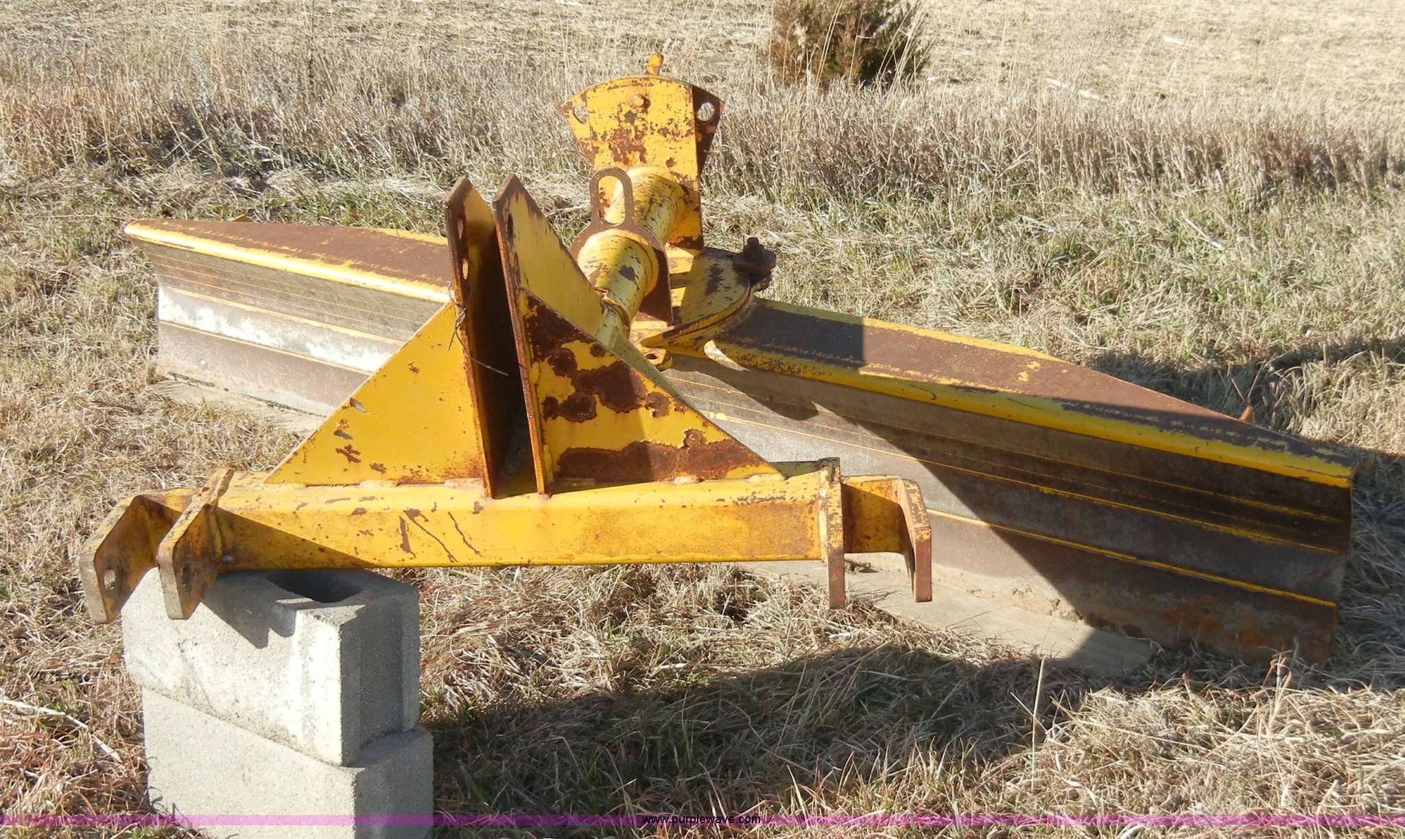 Brute three point blade in Leonardville, KS | Item H9213 sold | Purple Wave