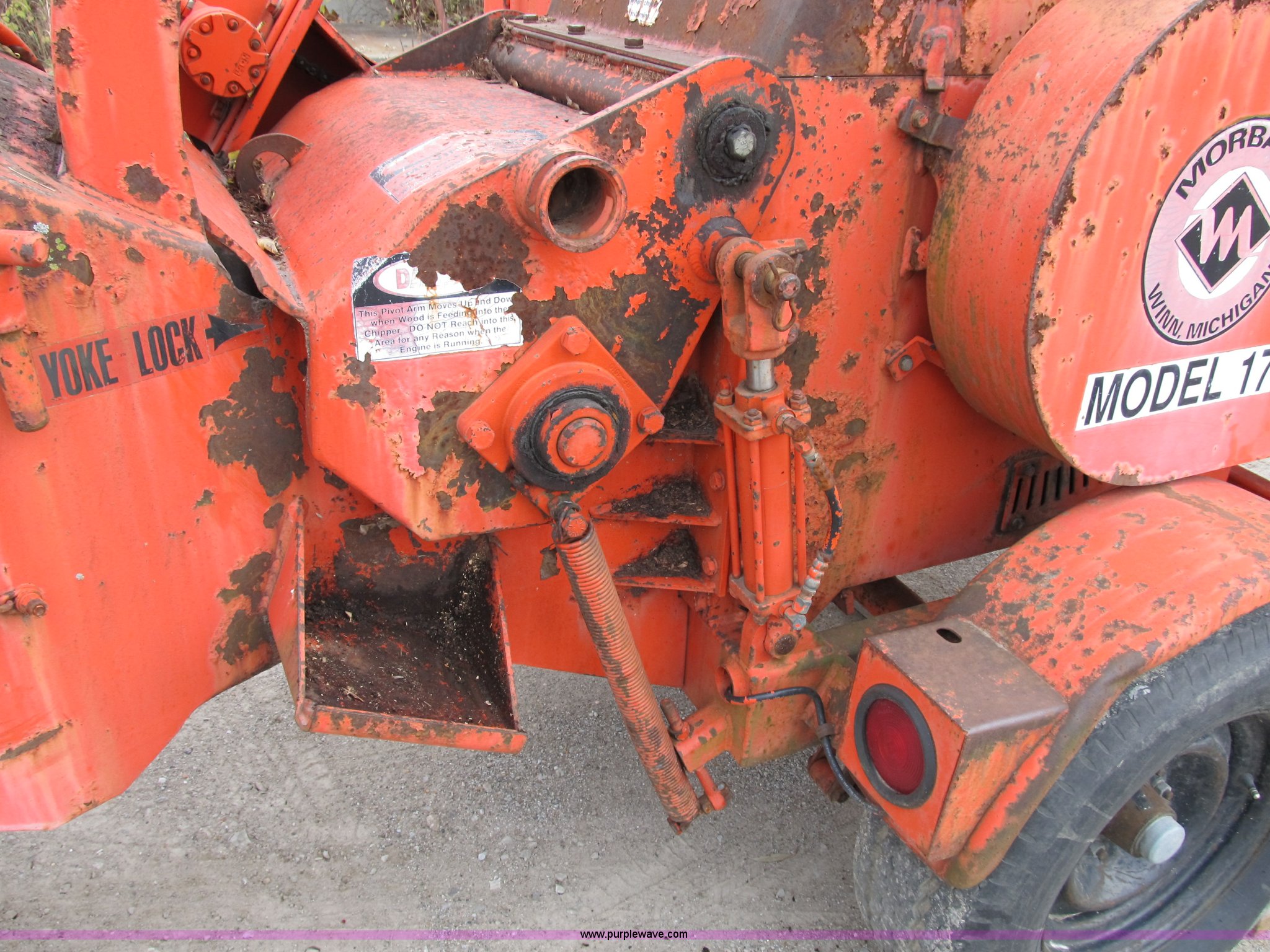 1994 Morbark 17 chipper in Bridgeton, MO | Item B2553 sold | Purple Wave