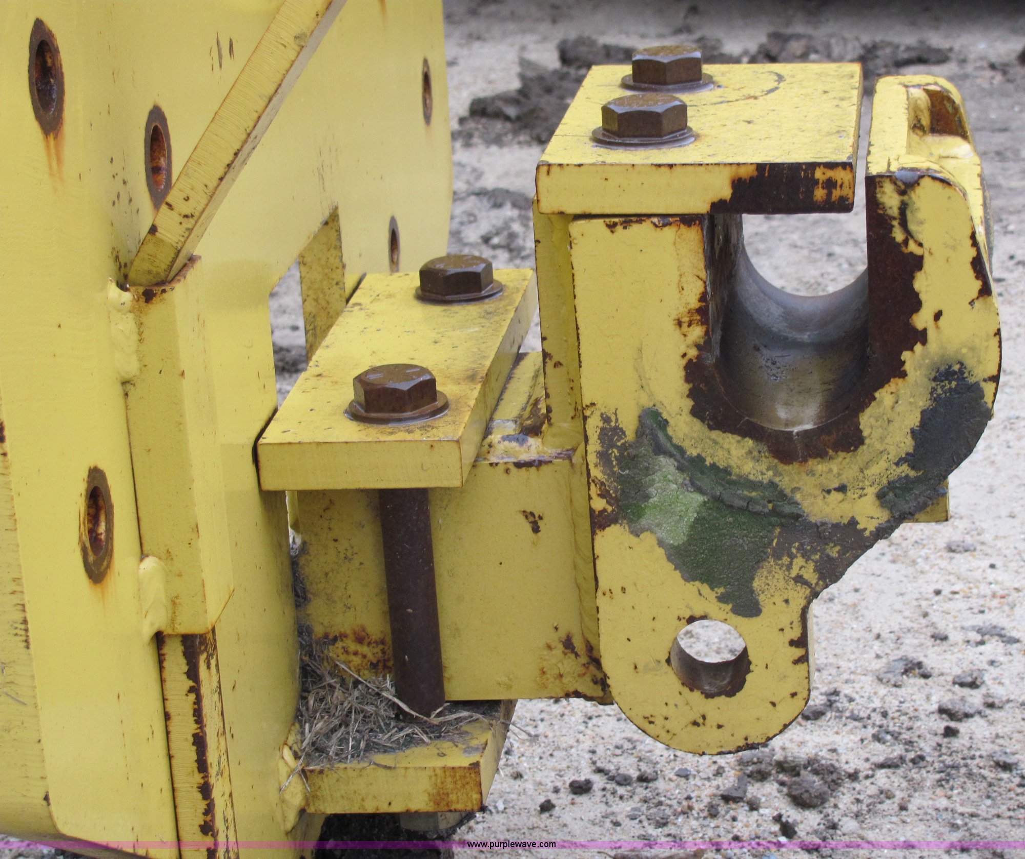 ICON scraper hitch in Abilene, KS | Item B9500 sold | Purple Wave