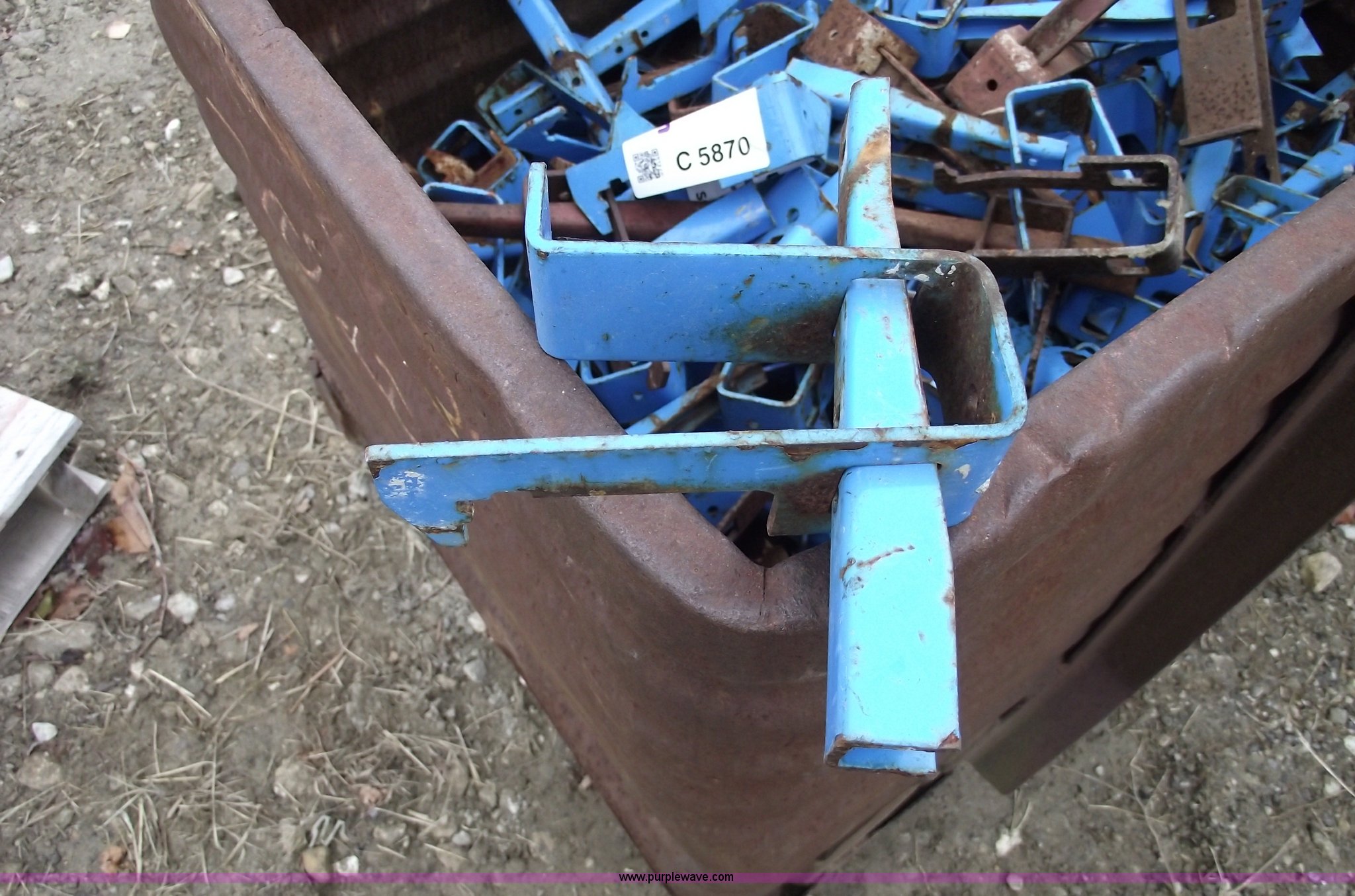 Approximately 200 waler clamps in Columbia, MO | Item C5870 sold ...