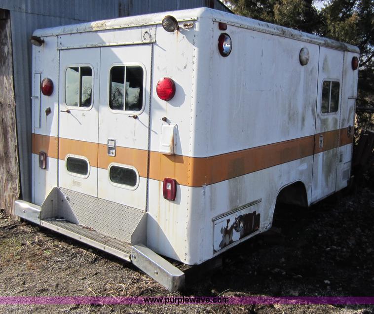 Stratus ambulance body in Columbus, KS | Item B9065 sold | Purple Wave
