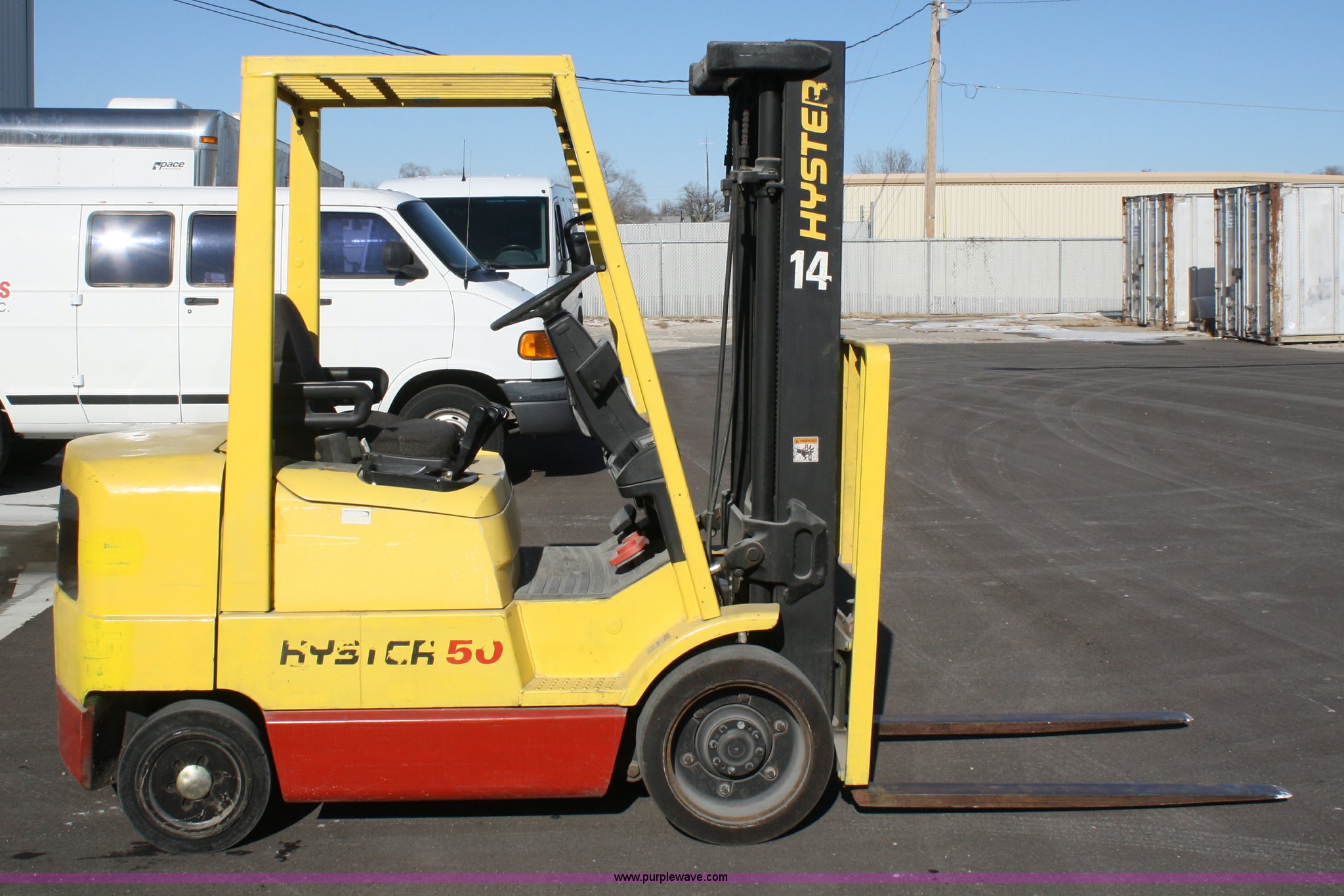 Hyster 50 forklift in Lawrence, KS | Item A6644 sold | Purple Wave