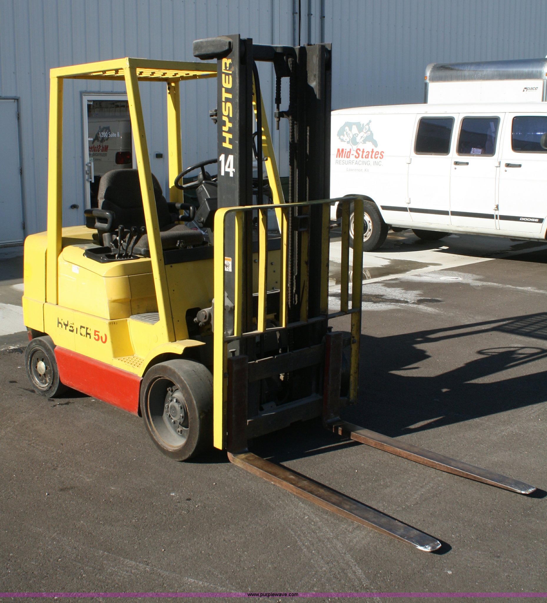 Hyster 50 forklift in Lawrence, KS | Item A6644 sold | Purple Wave
