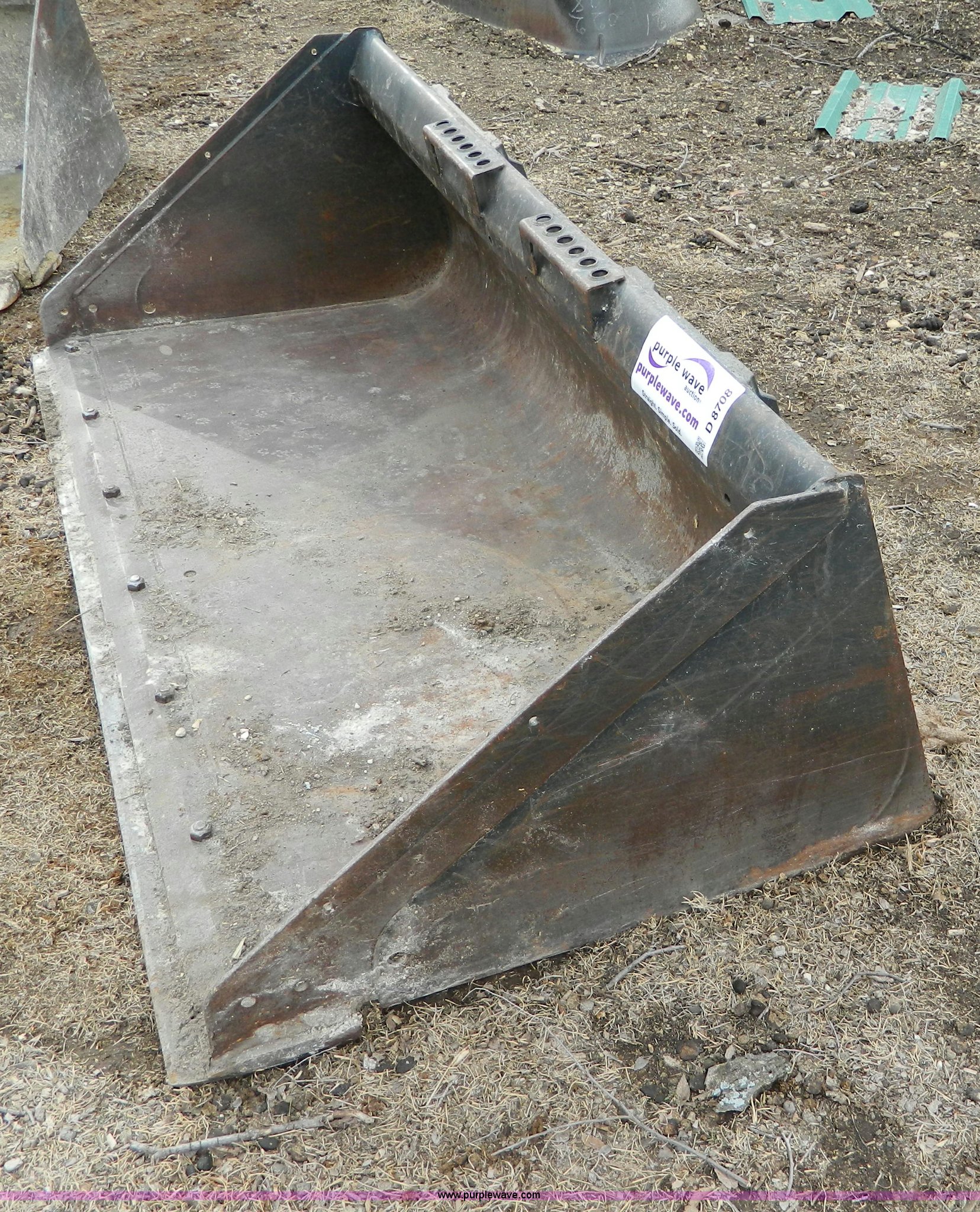 67" smooth edge bucket in Stockton, KS | Item D8708 sold | Purple Wave