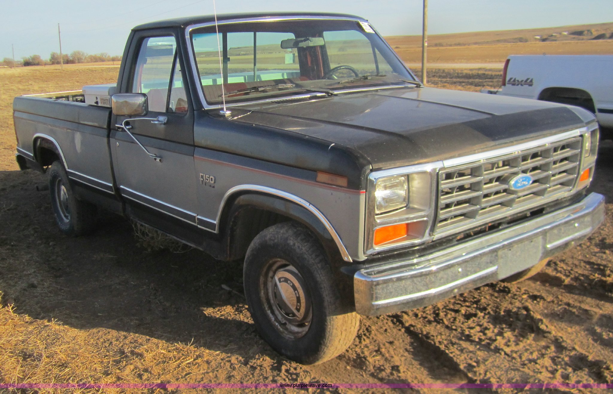 1986 Ford F150 pickup truck in Dighton, KS | Item B5621 sold | Purple Wave