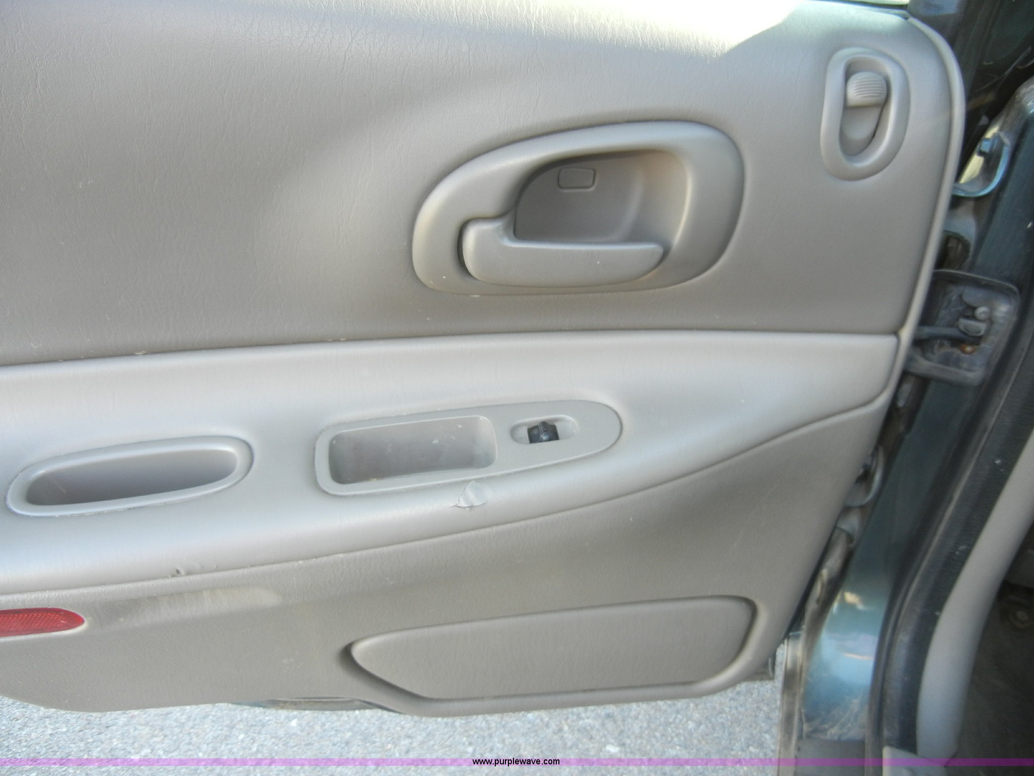 2003 Dodge Intrepid SE in Manhattan, KS | Item D9761 sold | Purple Wave