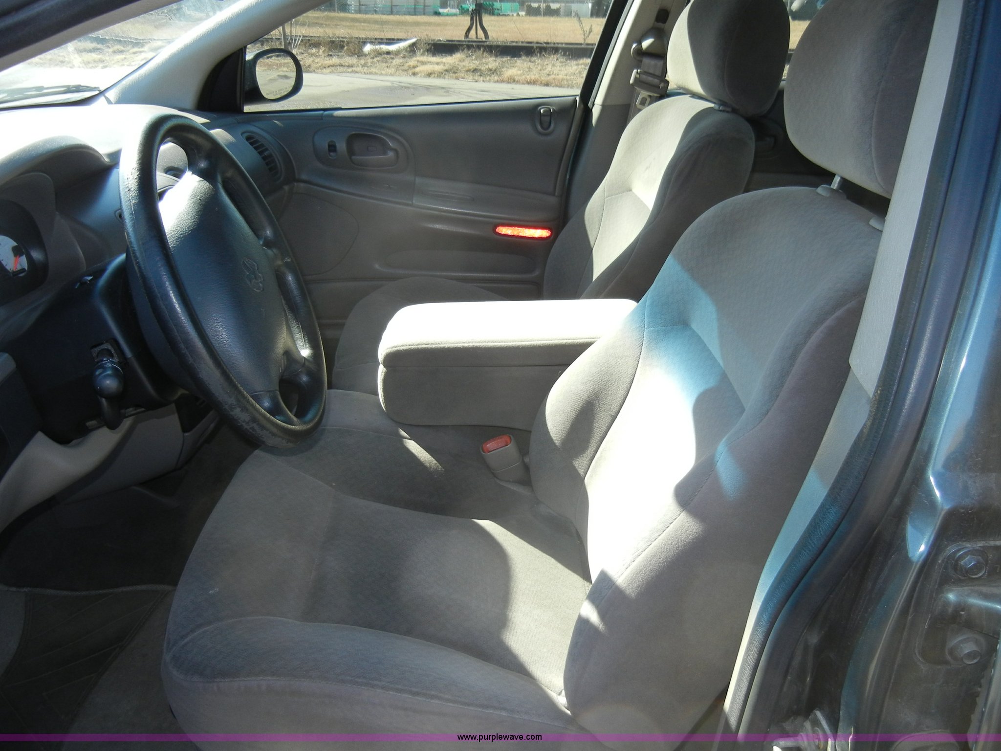 2003 Dodge Intrepid SE in Manhattan, KS | Item D9761 sold | Purple Wave