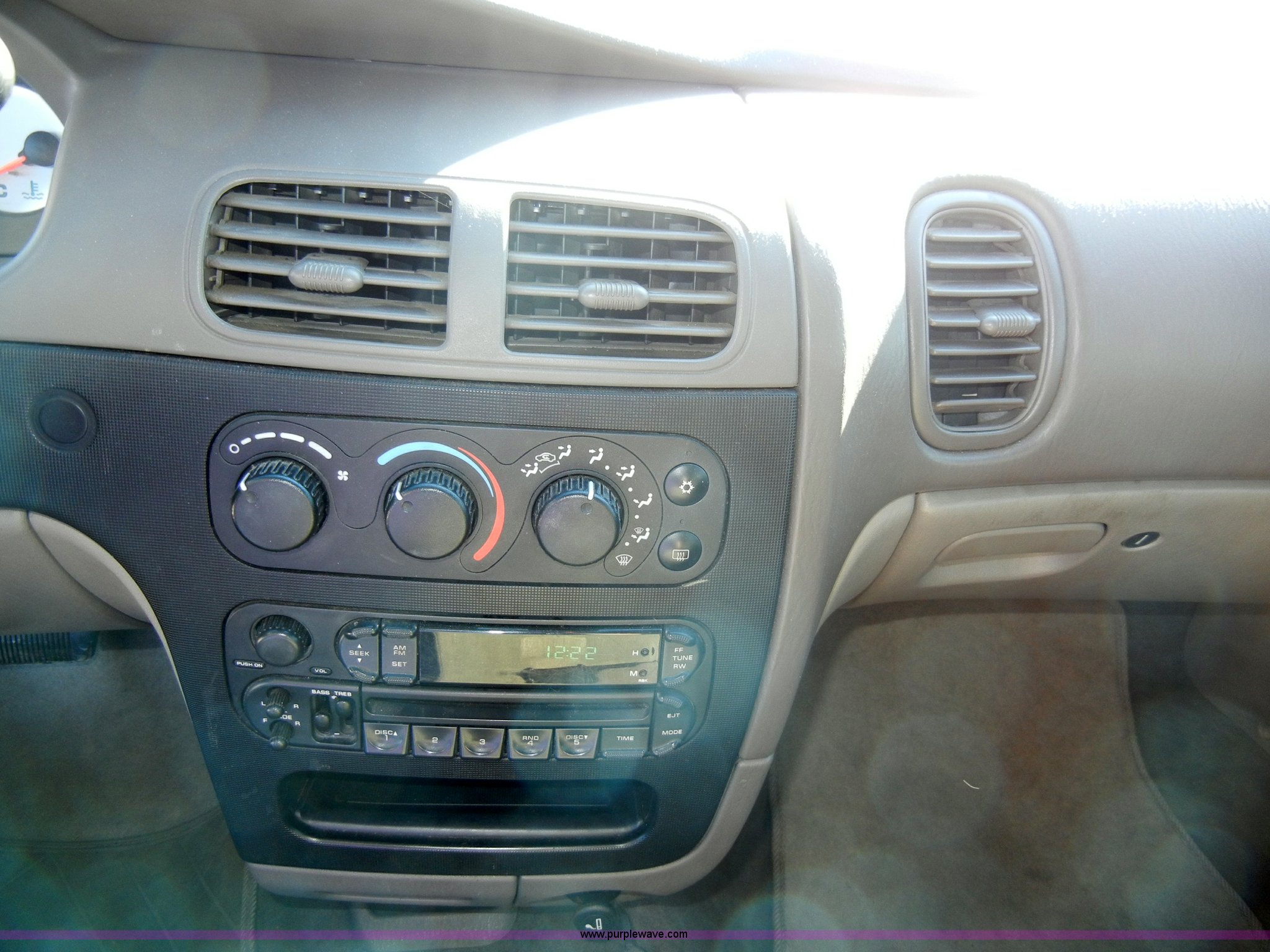 2003 Dodge Intrepid SE in Manhattan, KS | Item D9761 sold | Purple Wave