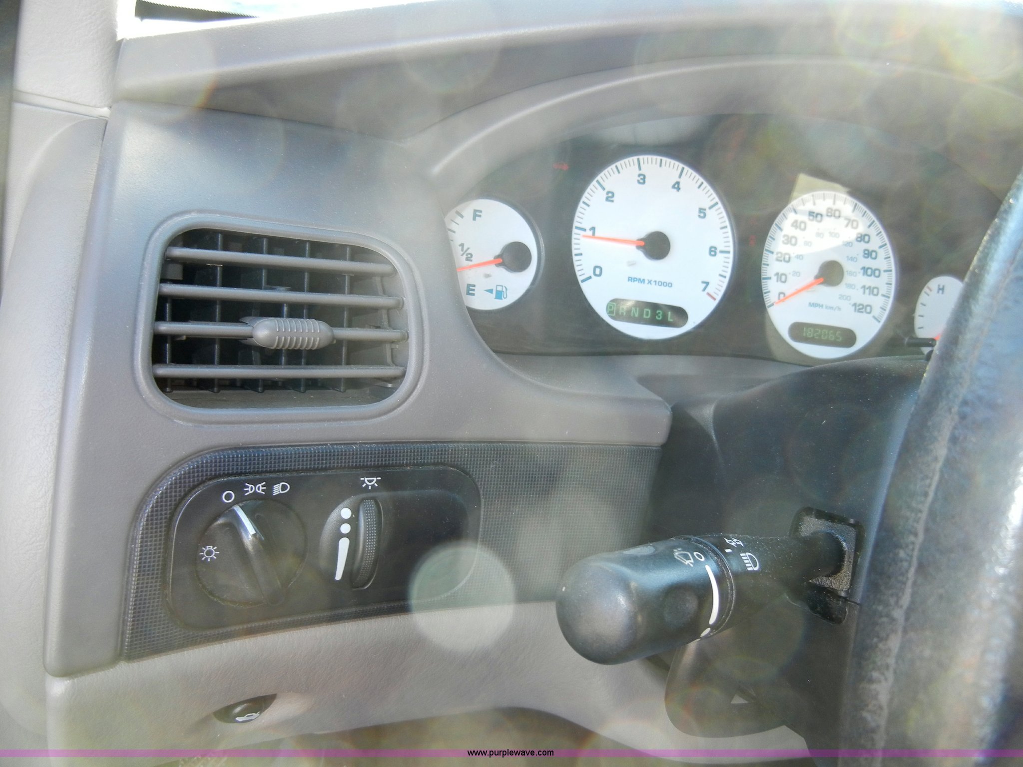 2003 Dodge Intrepid SE in Manhattan, KS | Item D9761 sold | Purple Wave