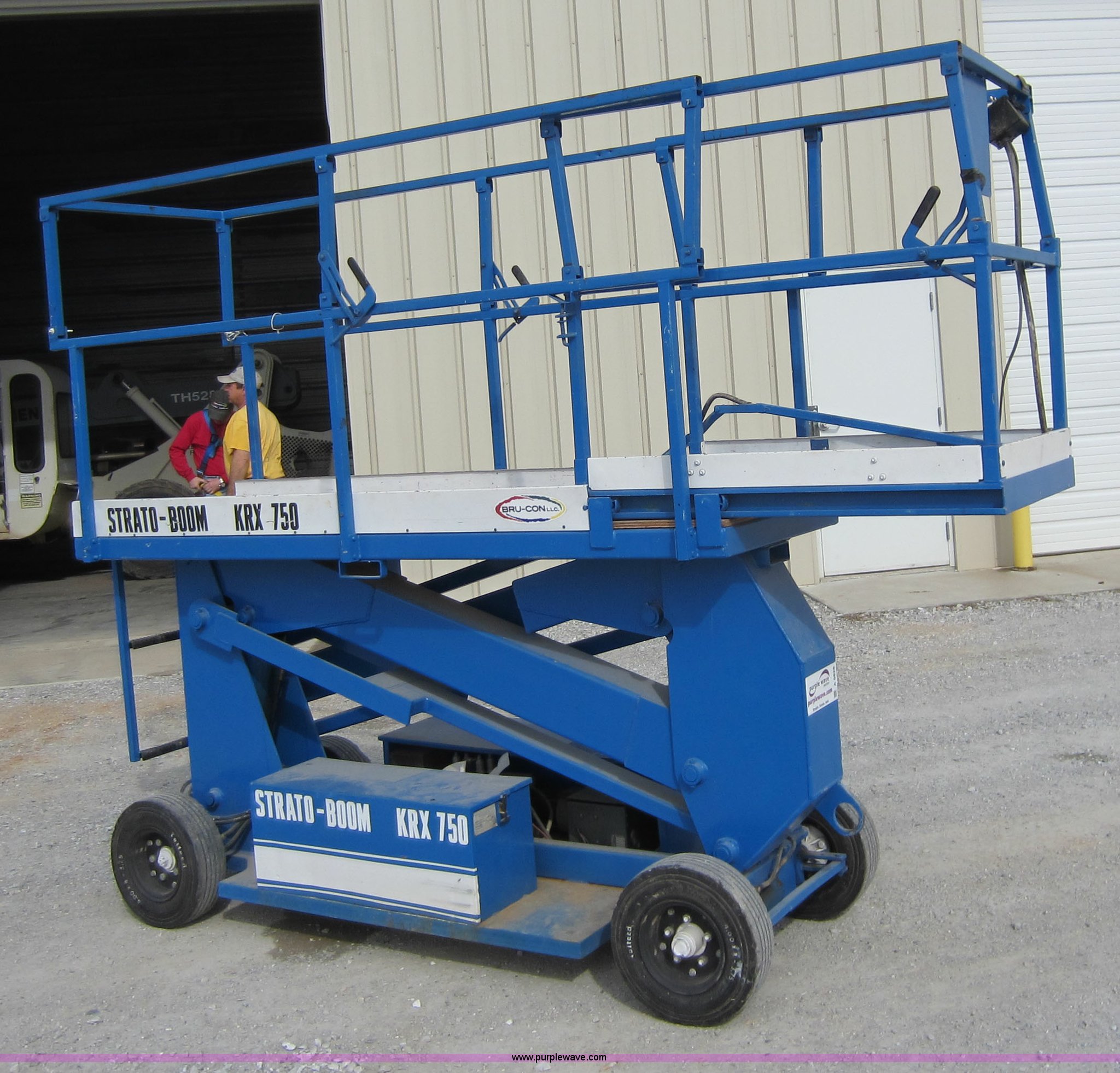 Strato-boom KRX scissor lift in Grove, OK | Item A5626 sold | Purple Wave