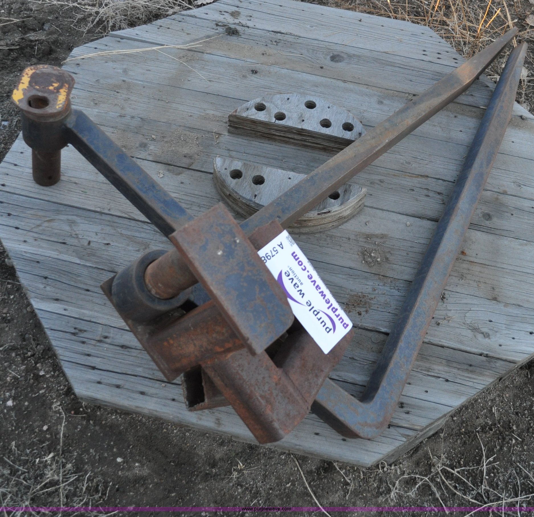 48" masonry forks in Brighton, CO | Item A5798 sold | Purple Wave