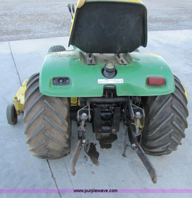 John Deere 400 lawn mower in Woodward, OK | Item C9609 sold | Purple Wave