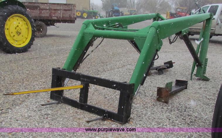 Dual loader in Kiowa, KS | Item I9508 sold | Purple Wave