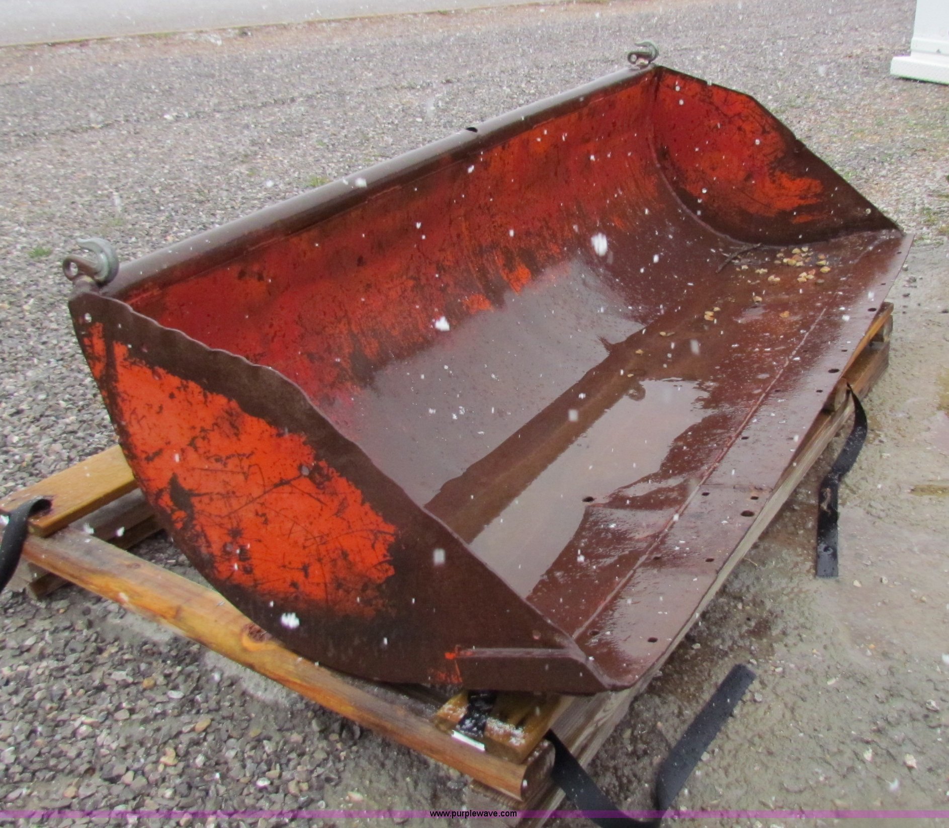 Dual loader in Kiowa, KS | Item I9508 sold | Purple Wave