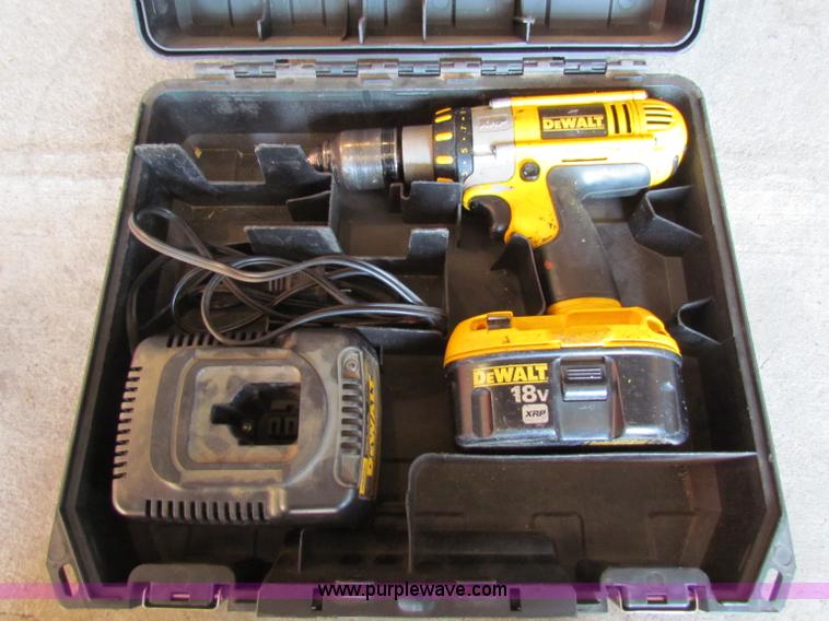 DeWalt DC920 cordless drill in Salina, KS | Item I9568 sold | Purple Wave