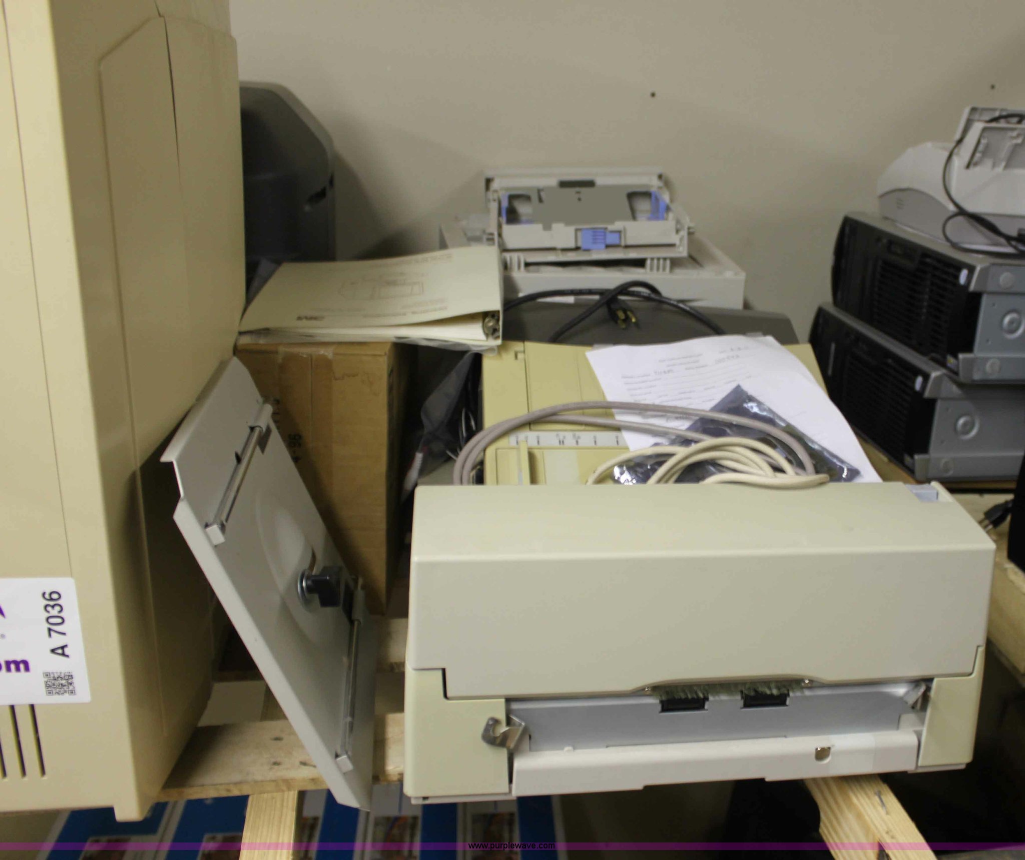 Assorted electronics in Topeka, KS | Item A7036 sold | Purple Wave
