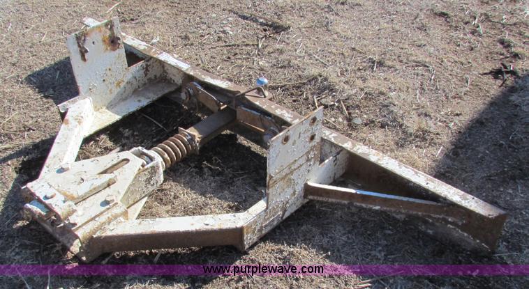 Adjustable spring loaded hitch in Lyons, KS | Item I9629 sold | Purple Wave