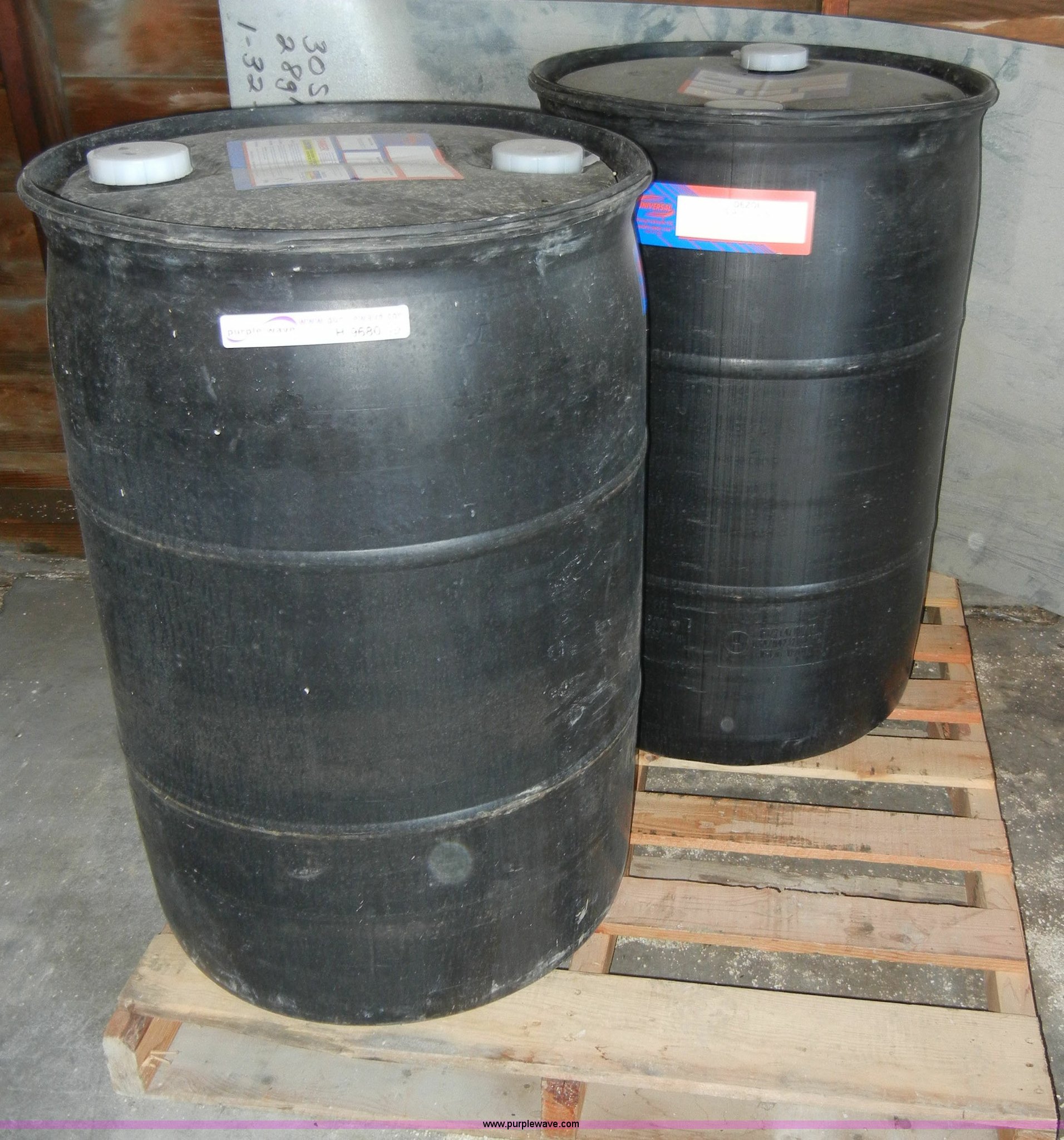 (2) Dezol 10W hydraulic oil drums in De Soto, KS | Item H9680 sold ...
