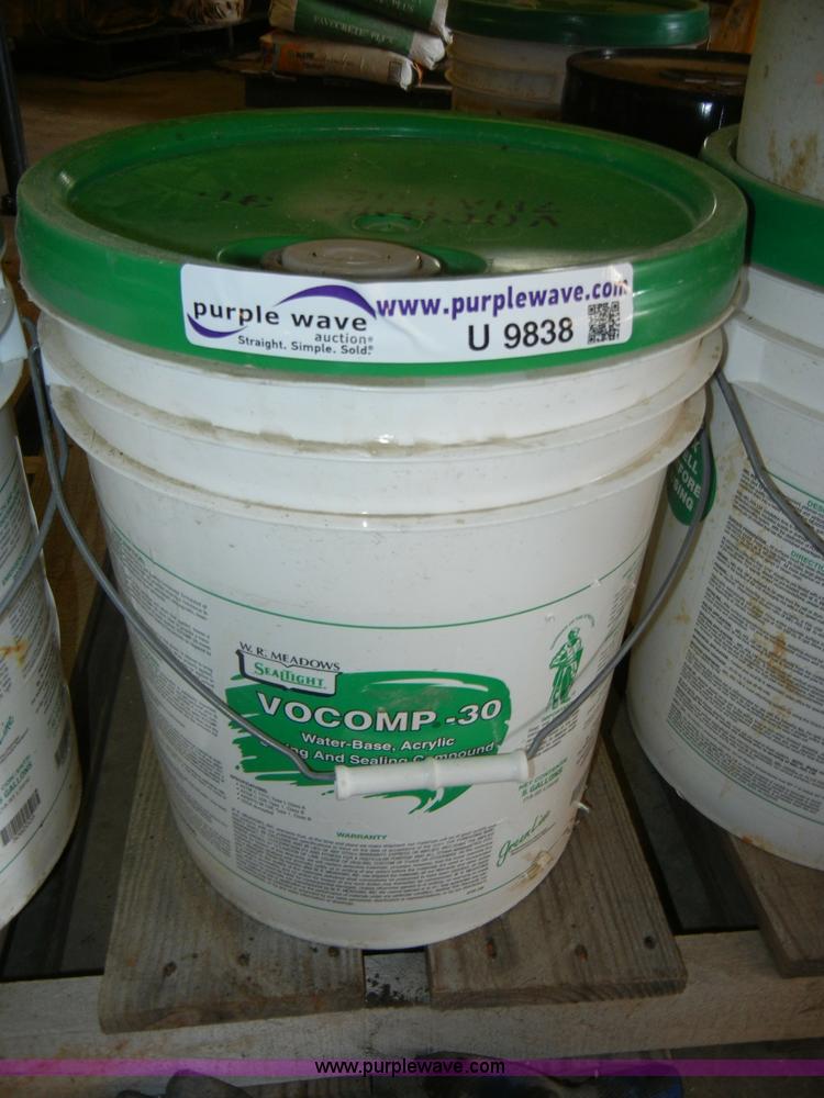 5 gallon bucket of Seal Tight Vocomp 30 in Tonganoxie, KS | Item U9838 ...
